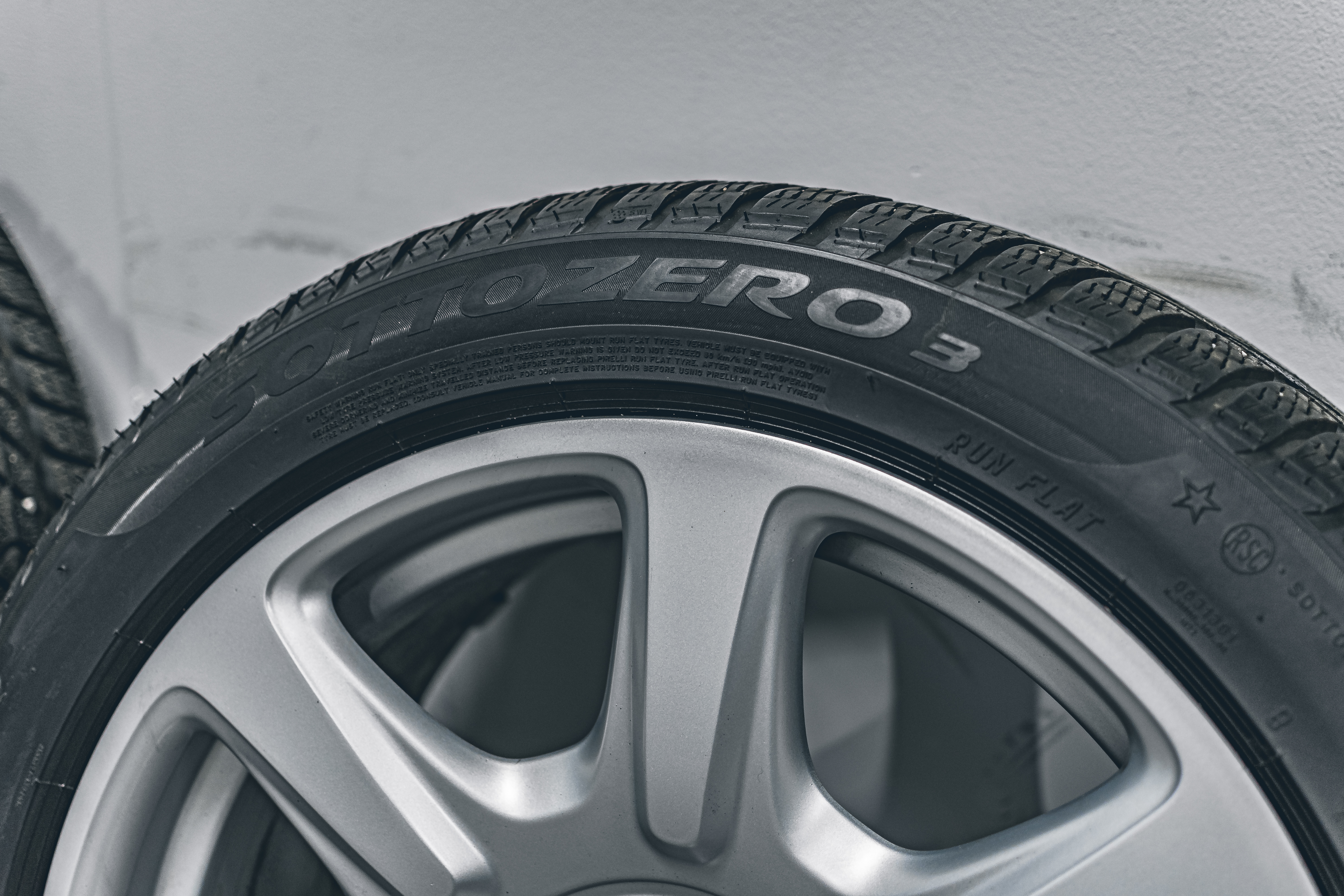 SET OF ROLLS-ROYCE WRAITH / GHOST WHEELS AND TYRES