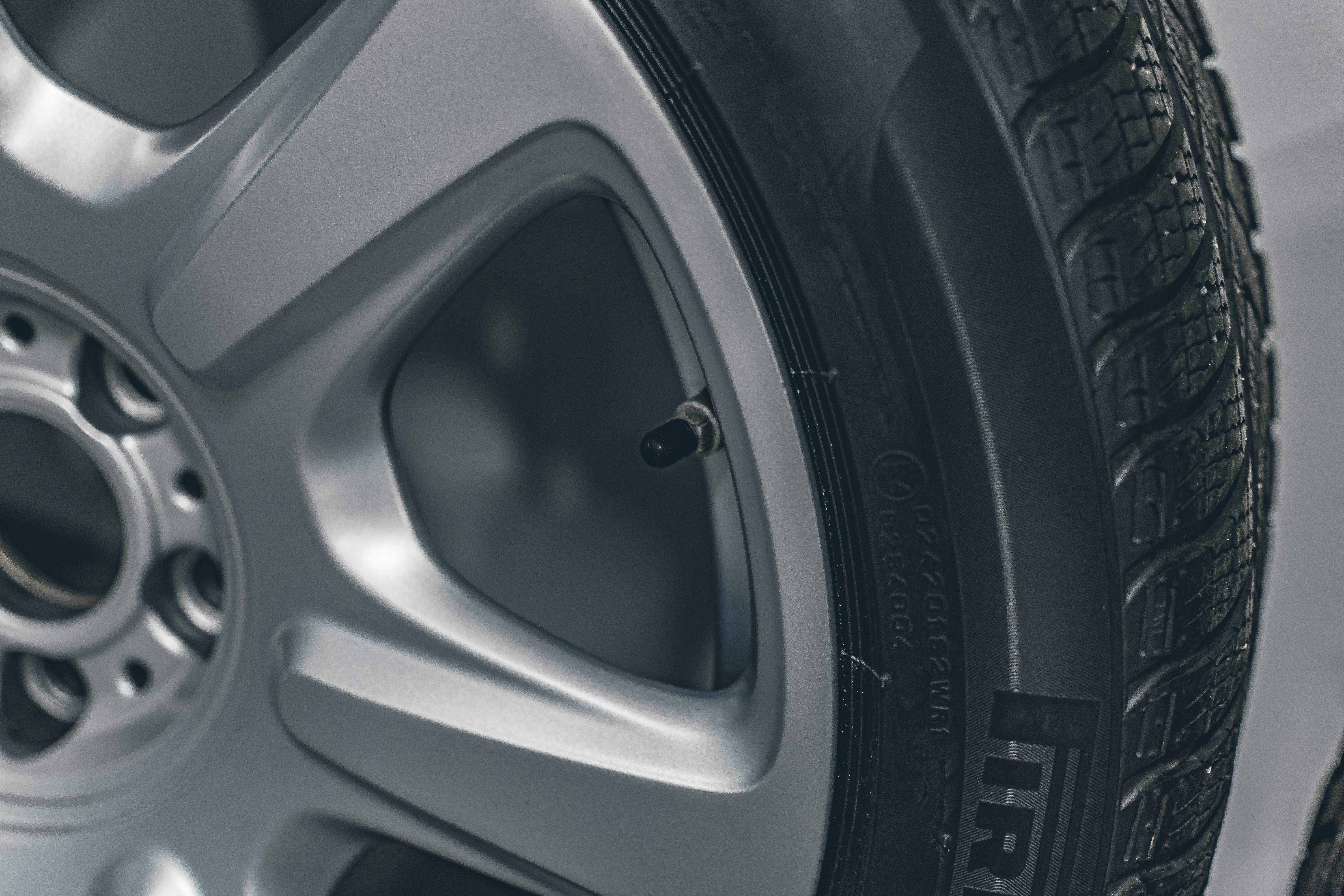 SET OF ROLLS-ROYCE WRAITH / GHOST WHEELS AND TYRES
