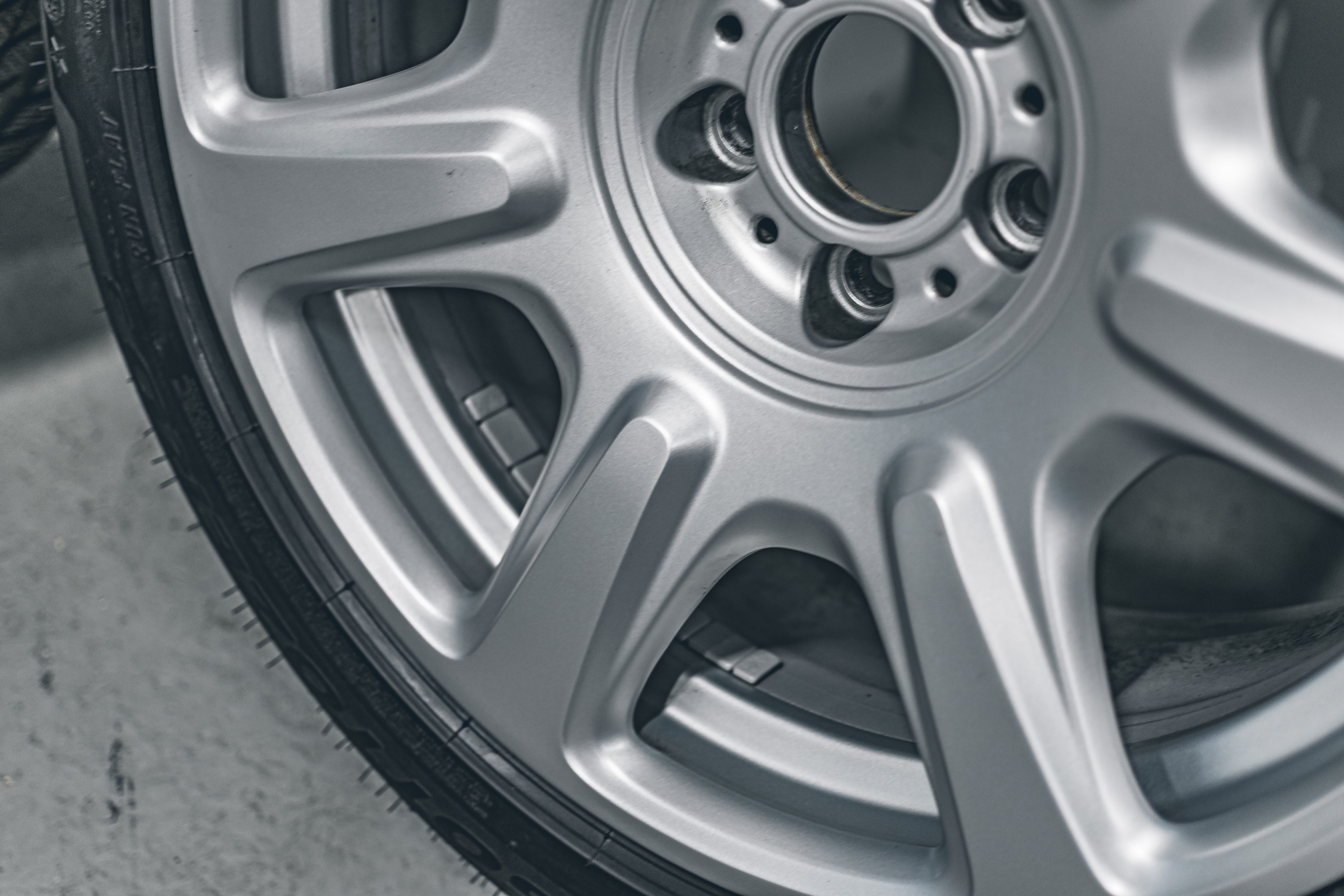 SET OF ROLLS-ROYCE WRAITH / GHOST WHEELS AND TYRES