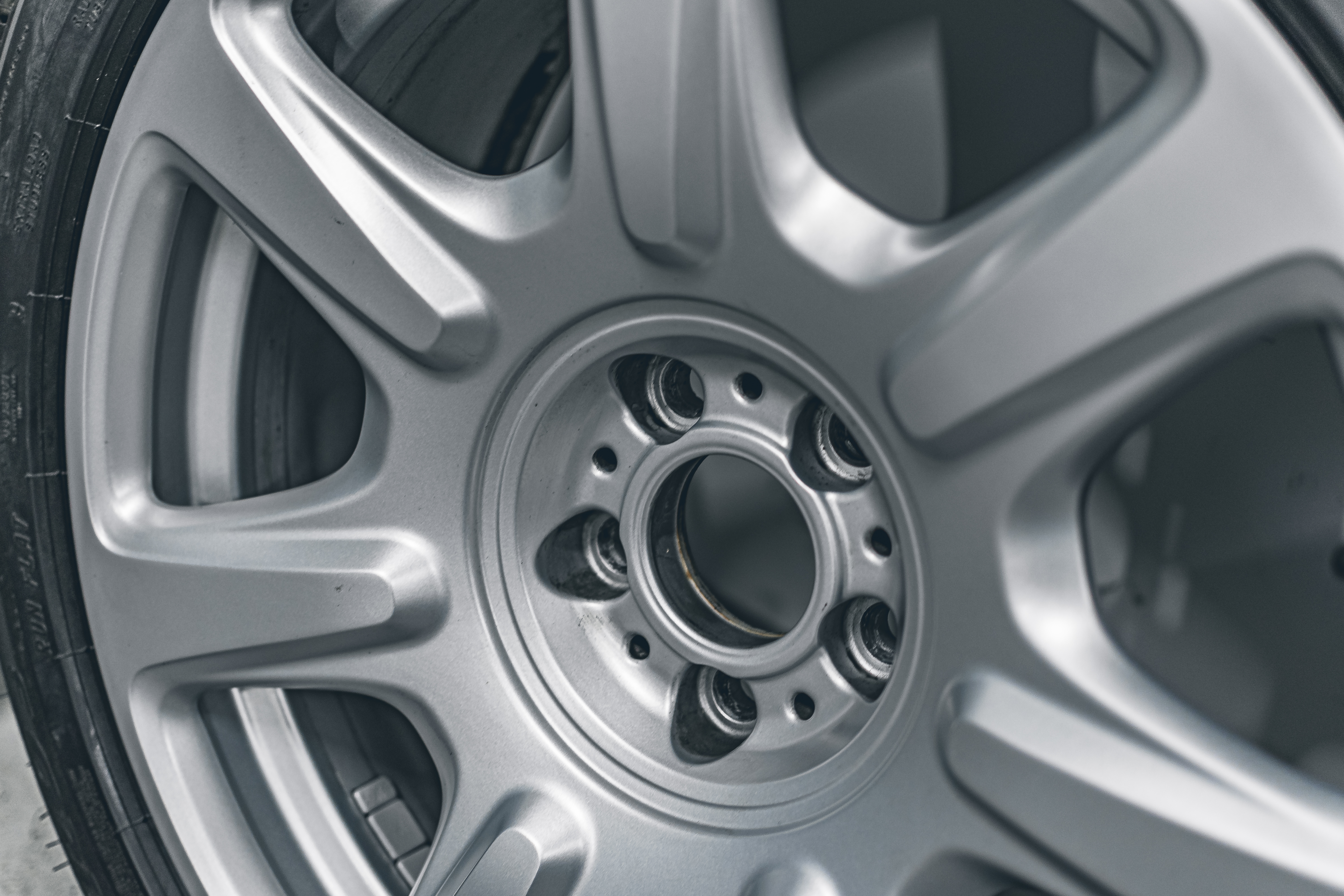 SET OF ROLLS-ROYCE WRAITH / GHOST WHEELS AND TYRES