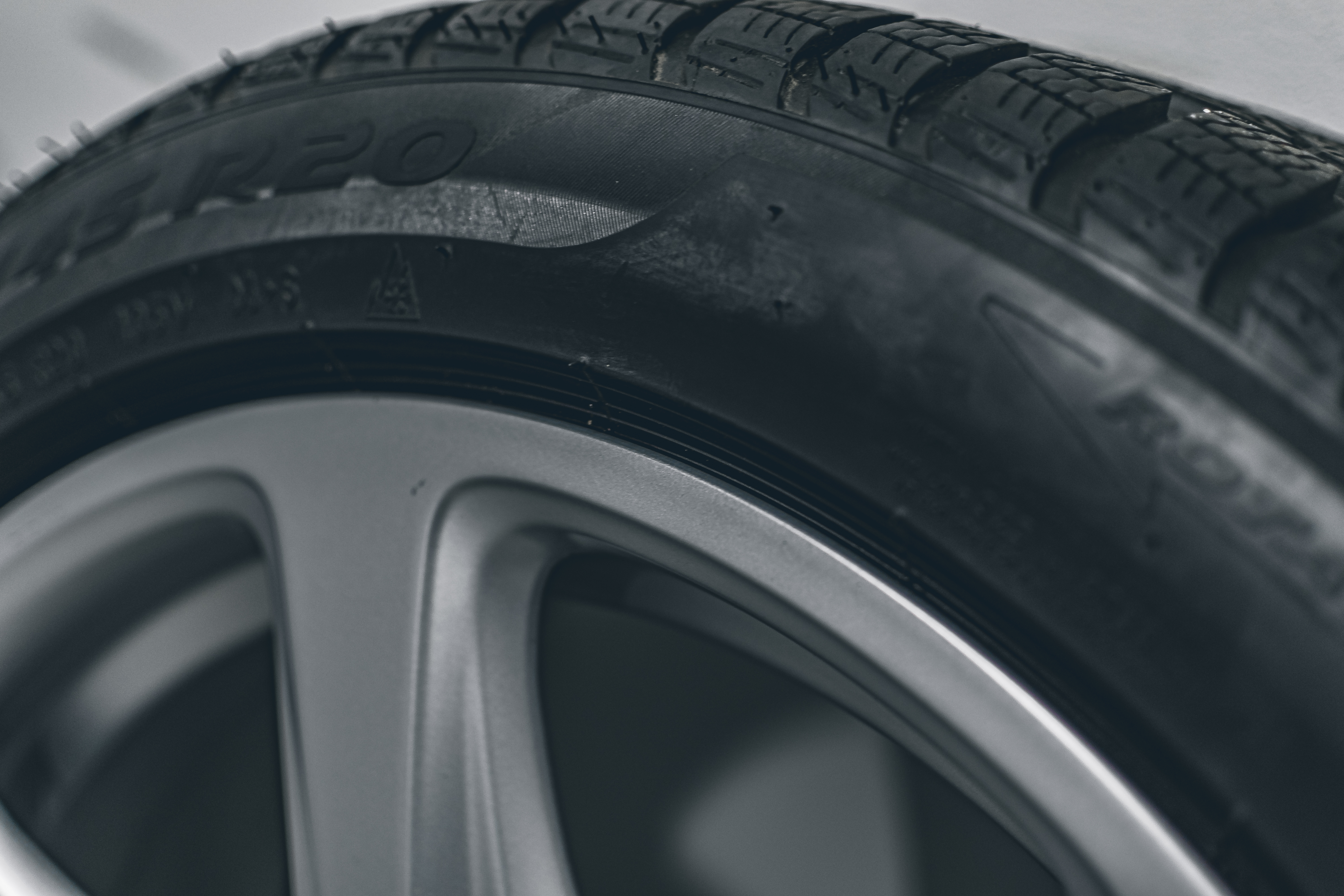 SET OF ROLLS-ROYCE WRAITH / GHOST WHEELS AND TYRES