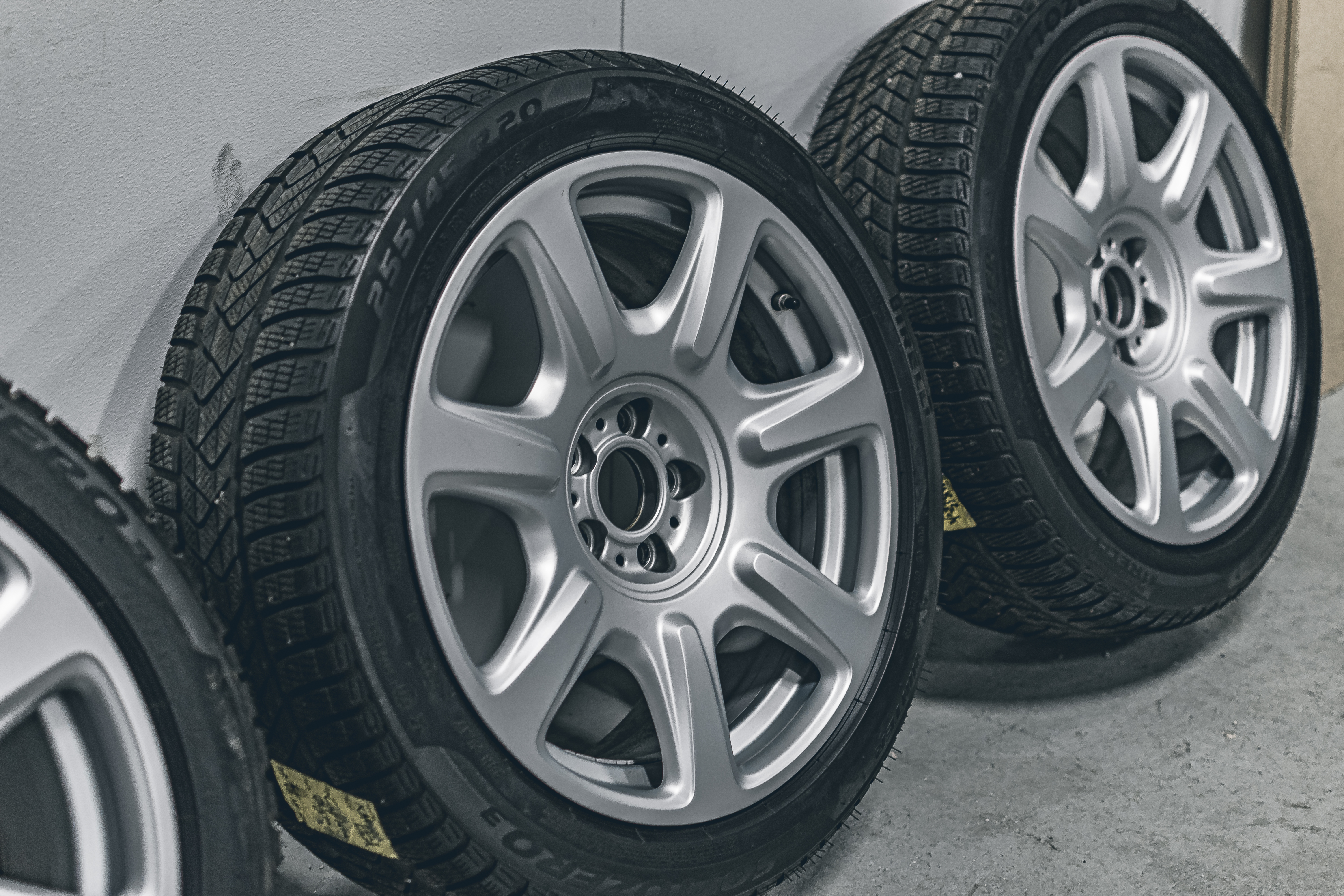 SET OF ROLLS-ROYCE WRAITH / GHOST WHEELS AND TYRES