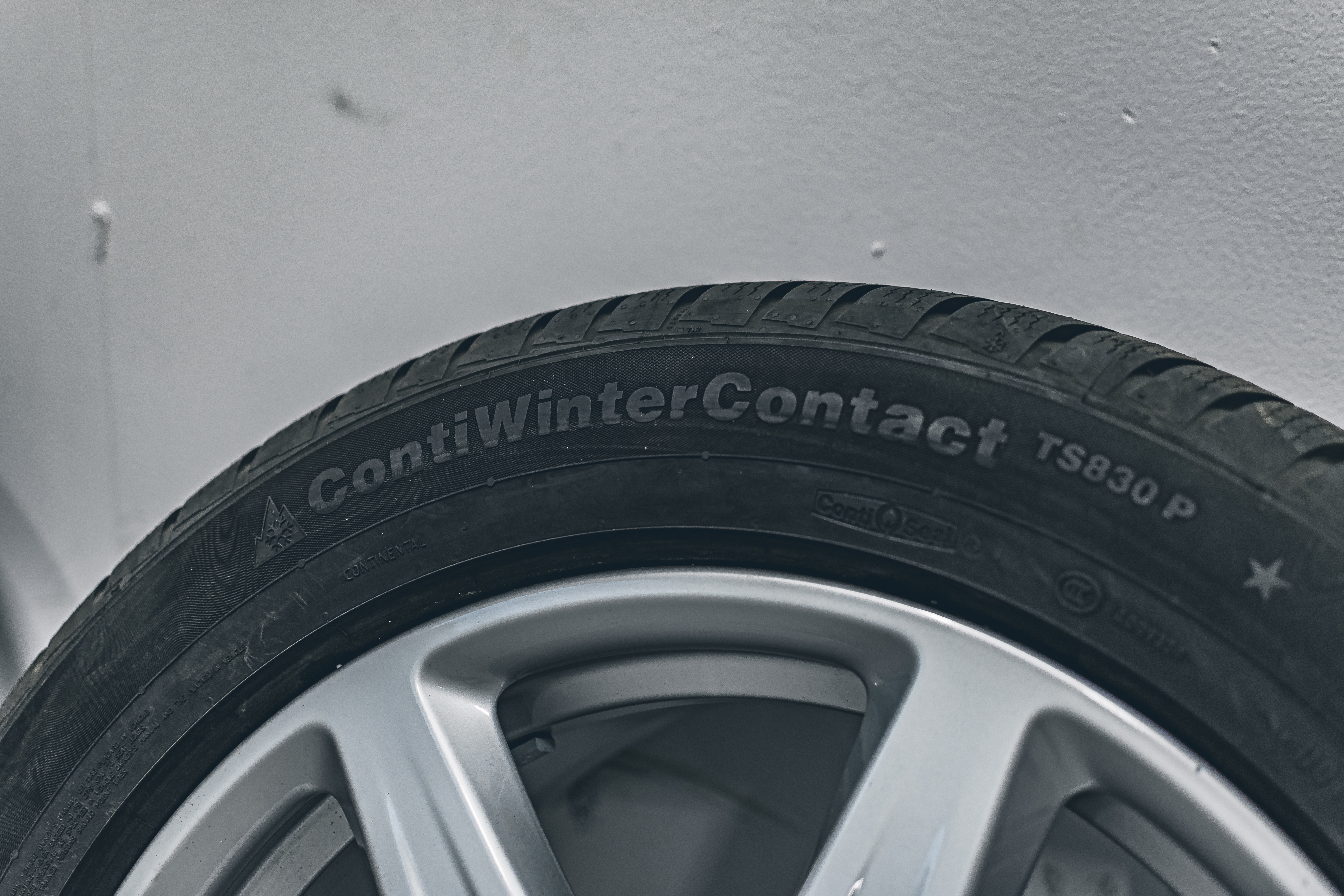 SET OF ROLLS-ROYCE CULLINAN WHEELS AND TYRES