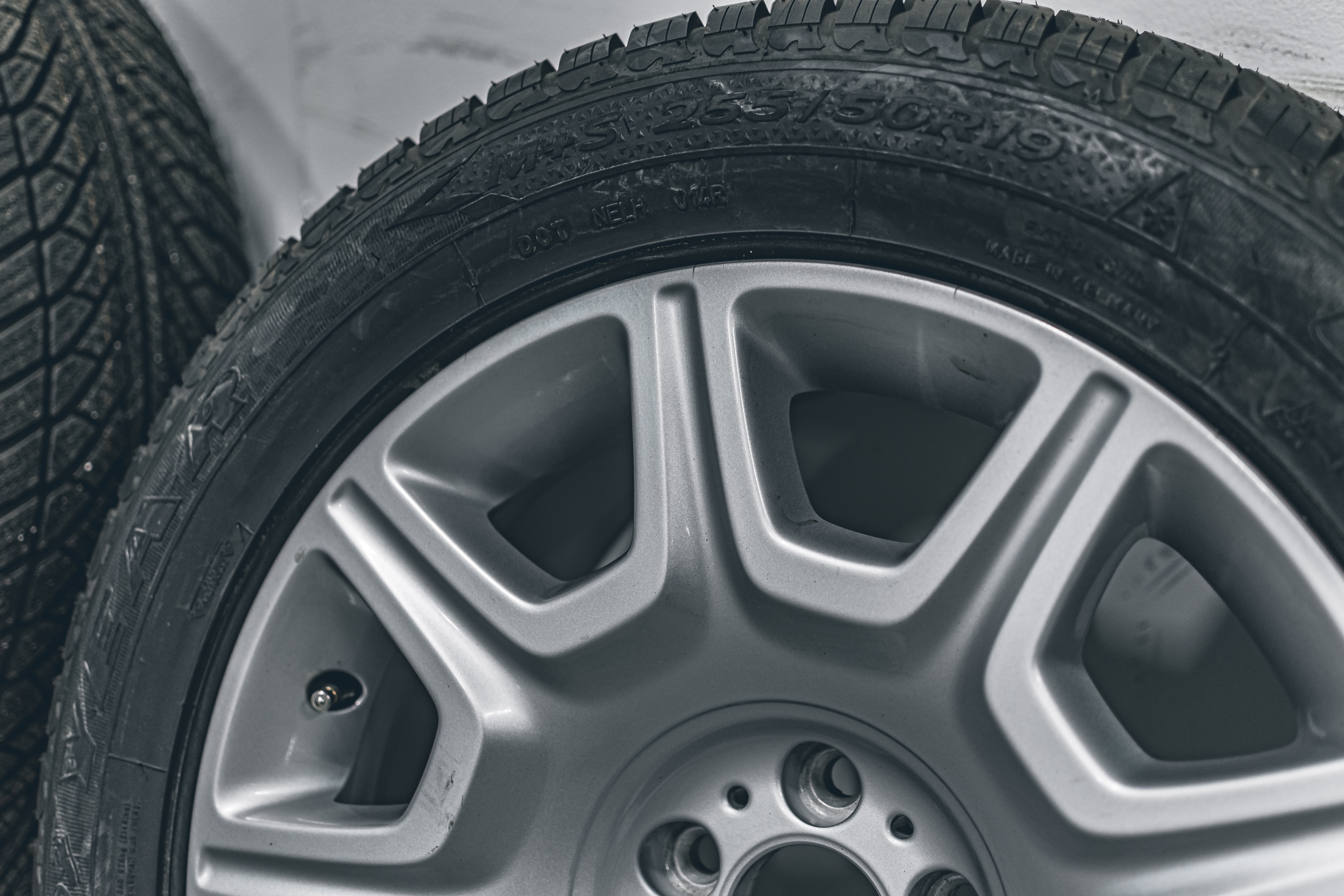 SET OF ROLLS-ROYCE GHOST SERIES I WHEELS AND TYRES