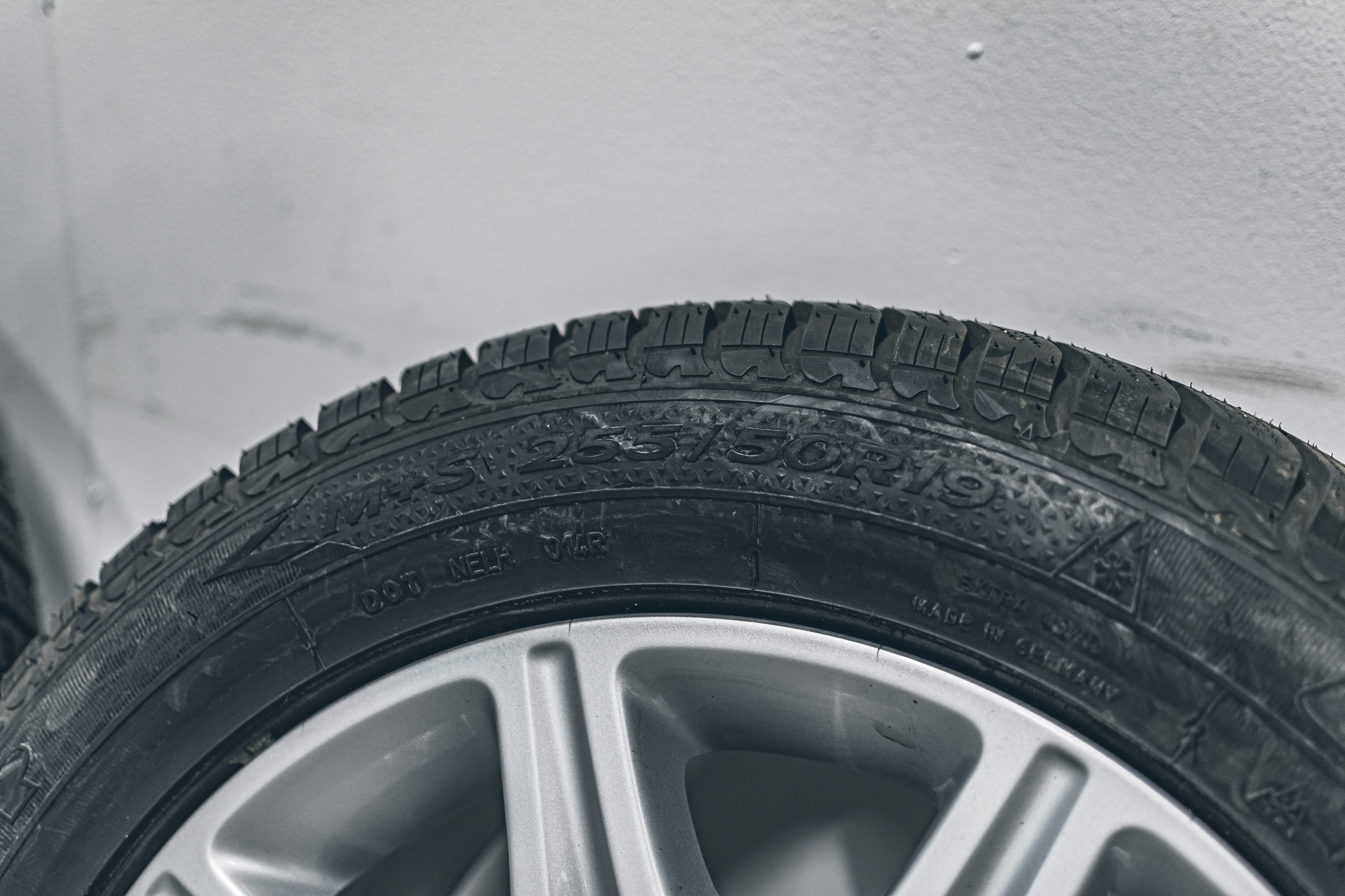 SET OF ROLLS-ROYCE GHOST SERIES I WHEELS AND TYRES