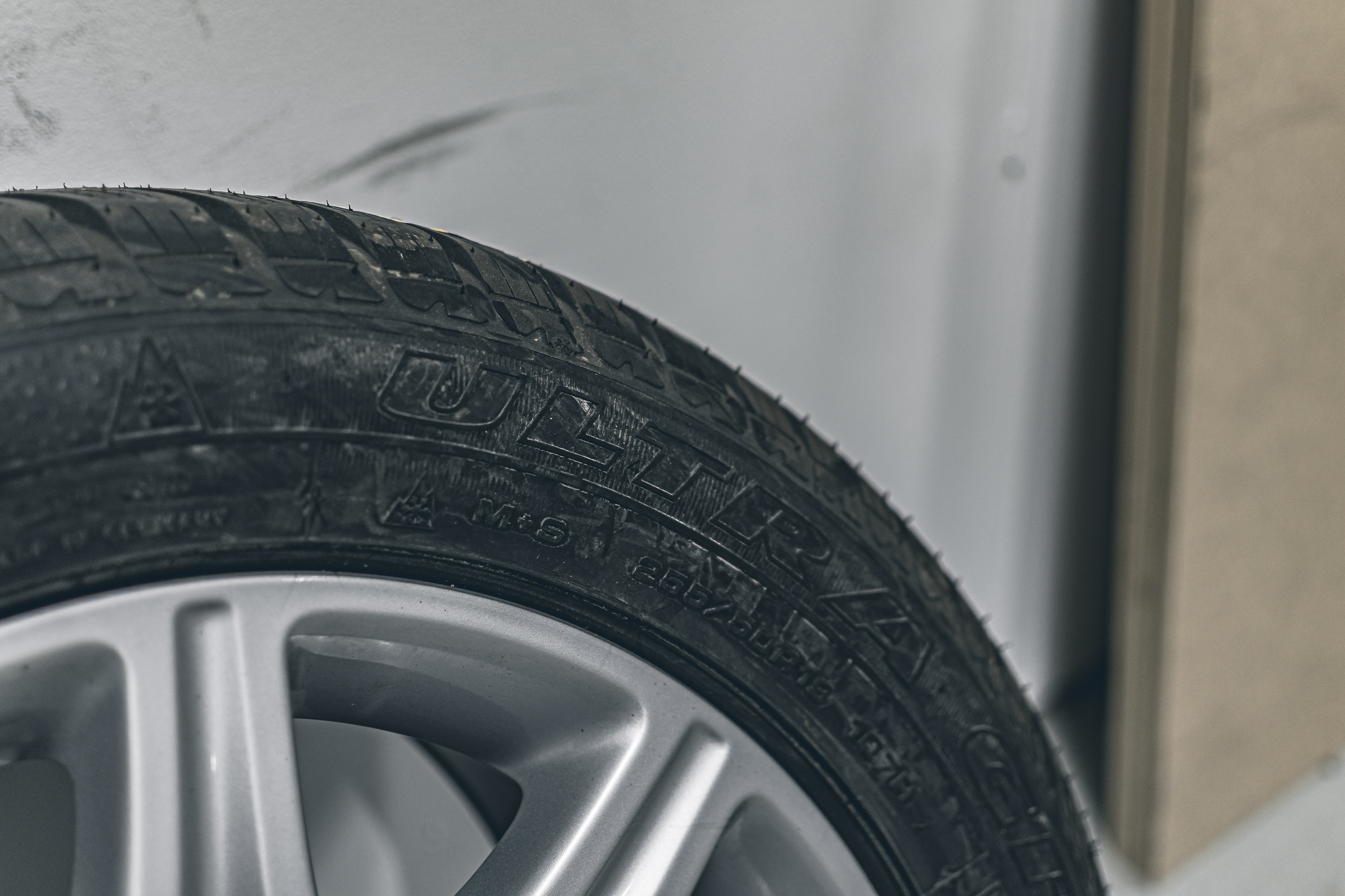 SET OF ROLLS-ROYCE GHOST SERIES I WHEELS AND TYRES