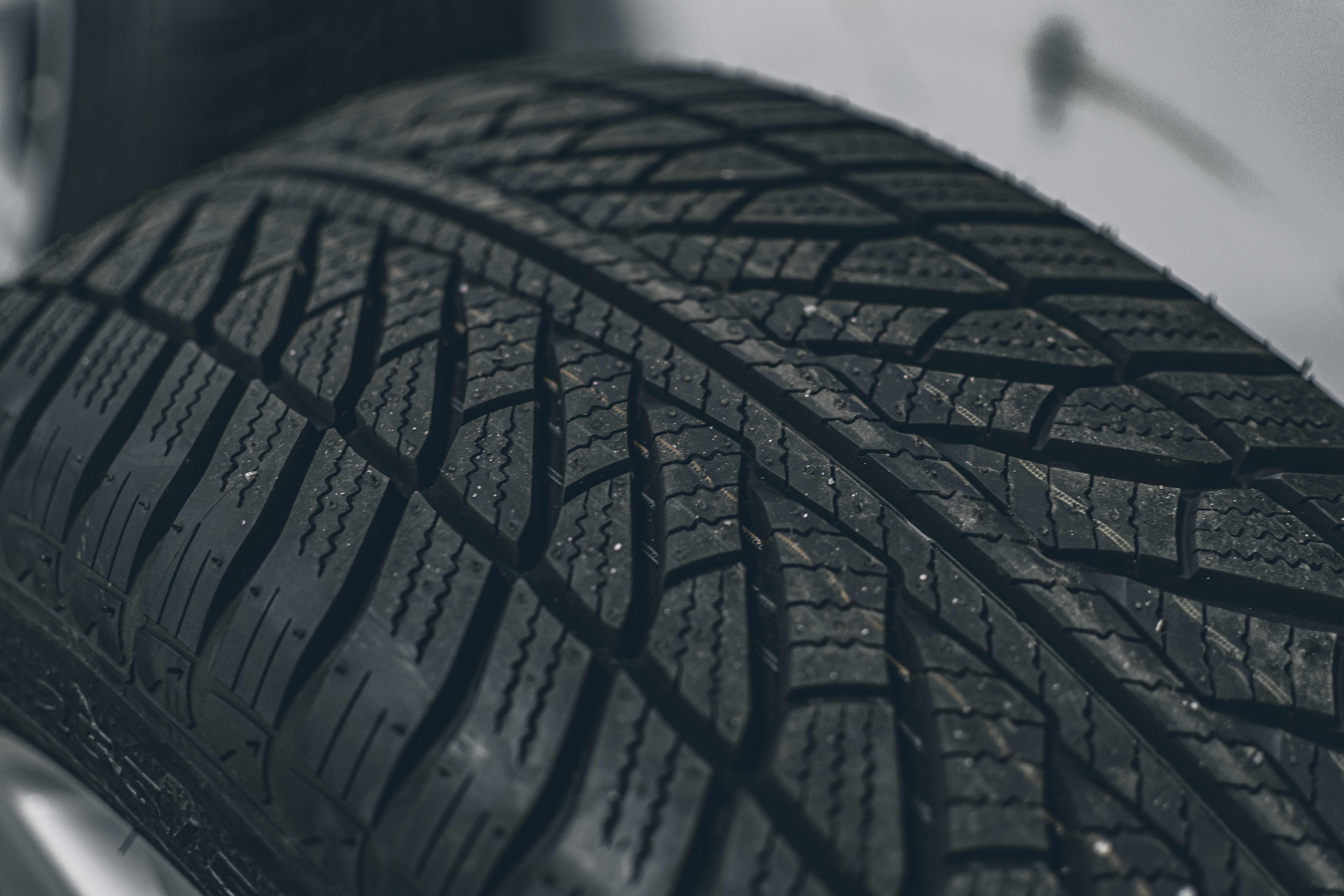 SET OF ROLLS-ROYCE GHOST SERIES I WHEELS AND TYRES