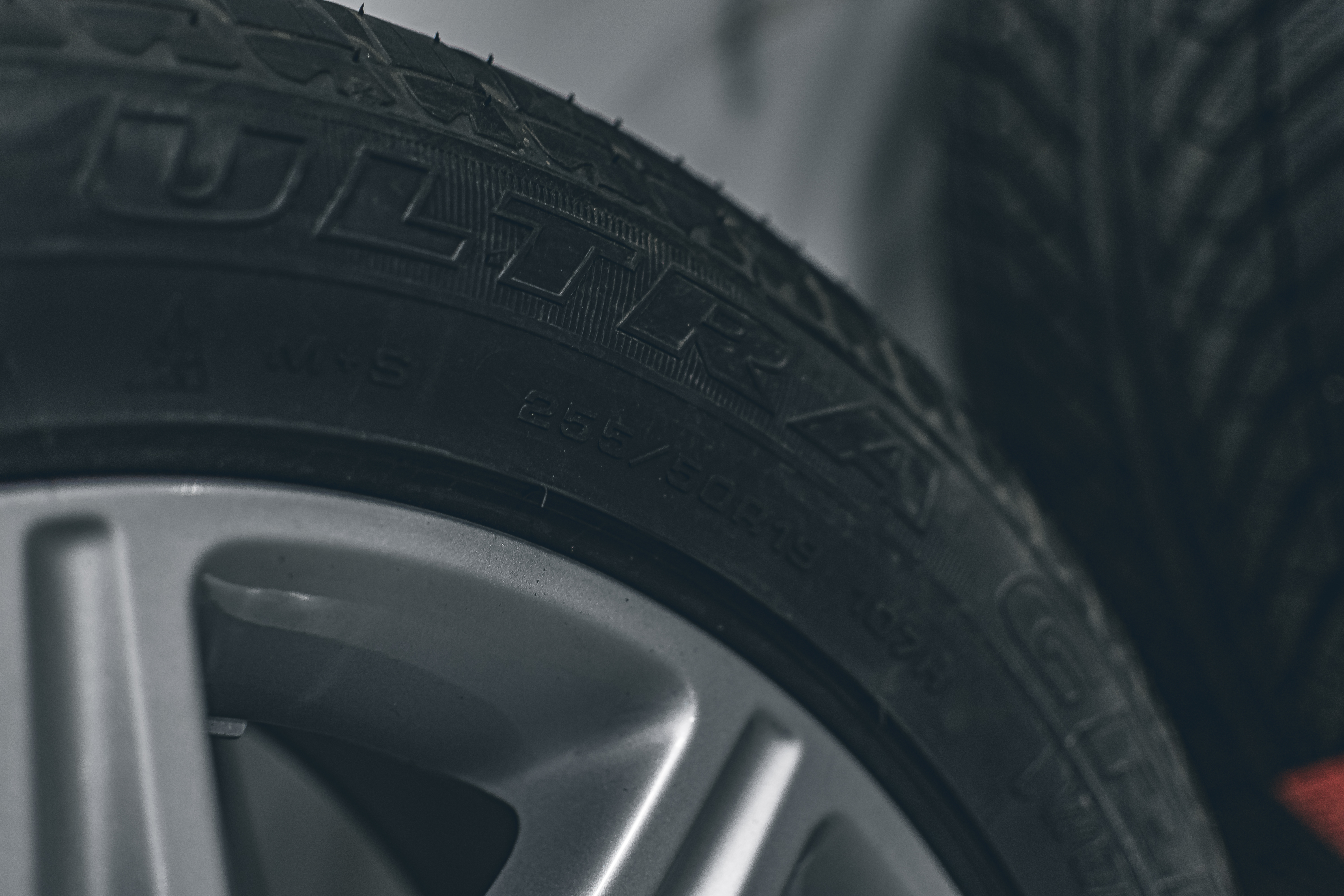 SET OF ROLLS-ROYCE GHOST SERIES I WHEELS AND TYRES