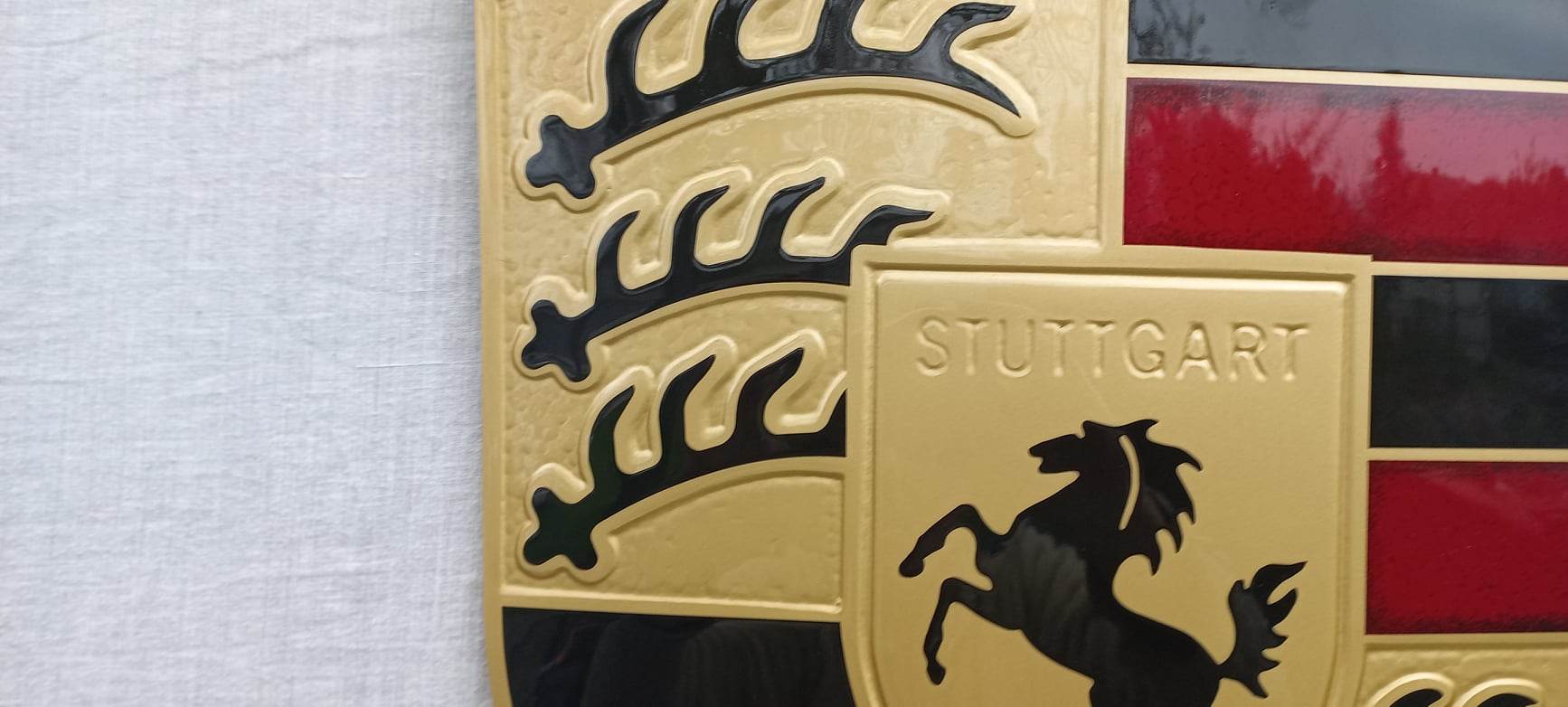 PORSCHE CREST SIGN