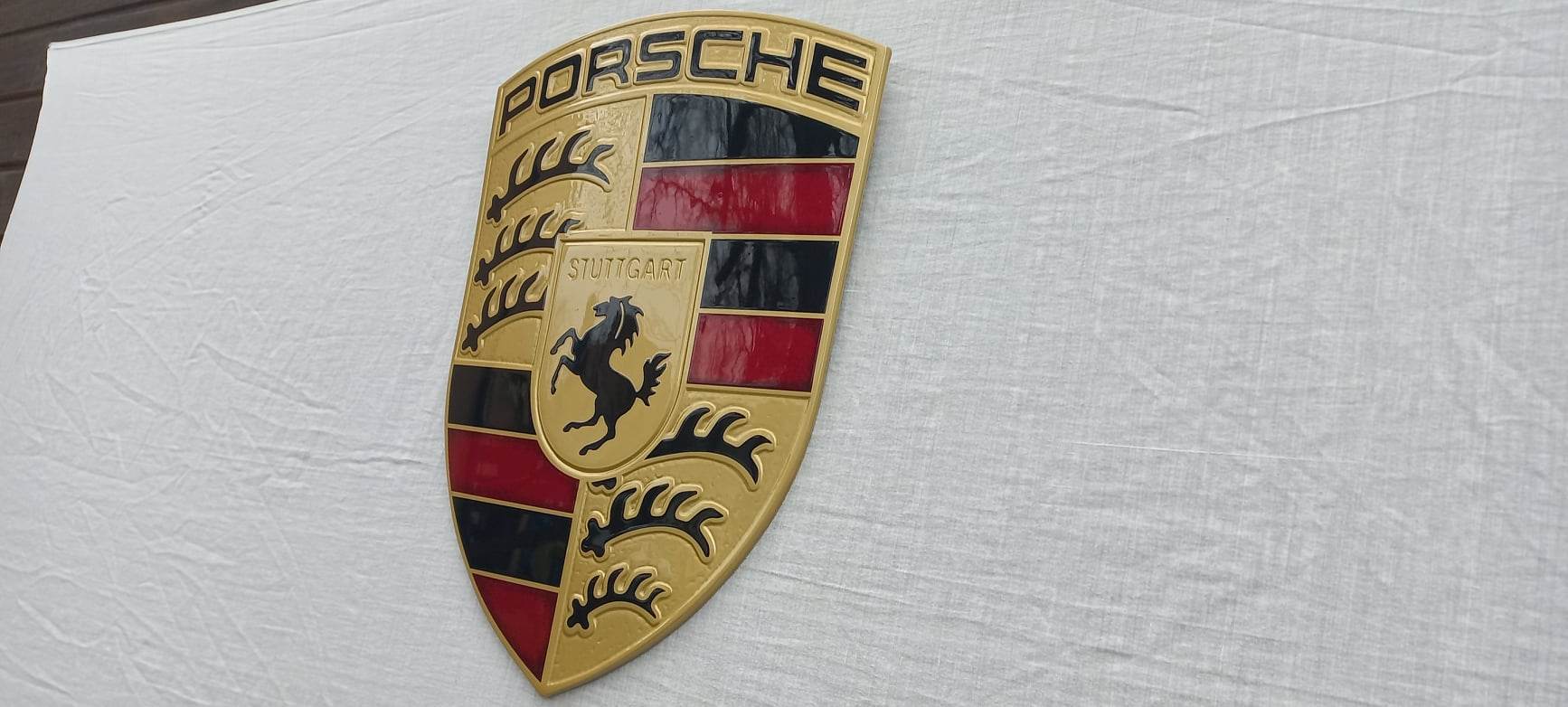 PORSCHE CREST SIGN