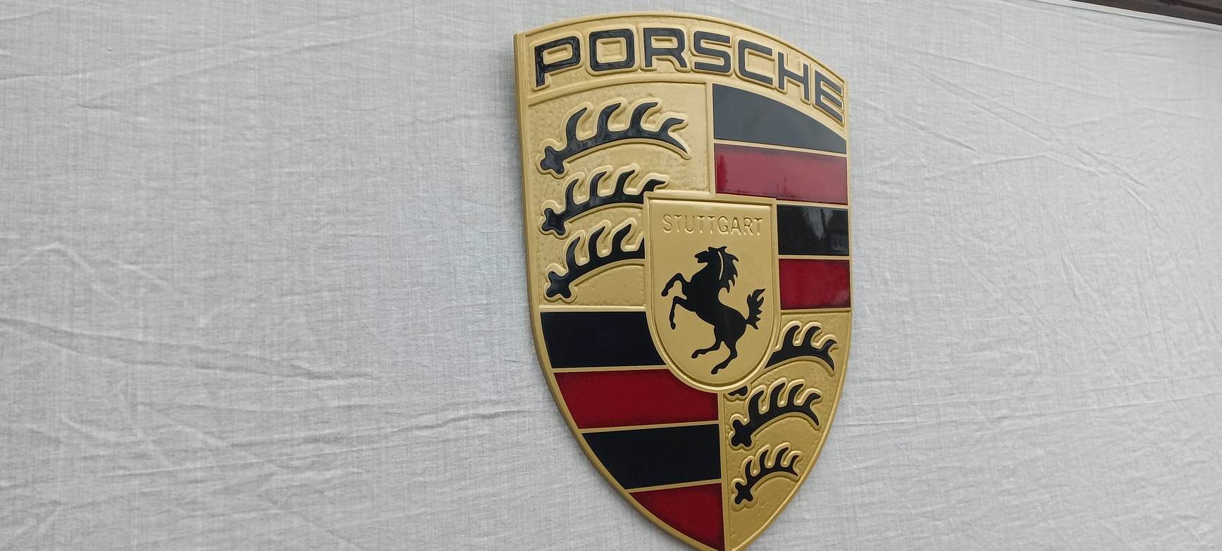 PORSCHE CREST SIGN