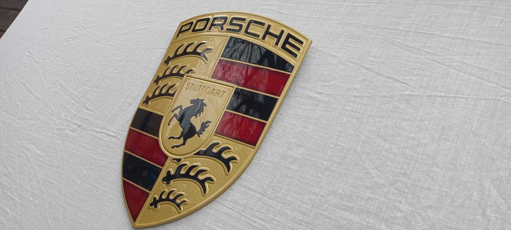 PORSCHE CREST SIGN