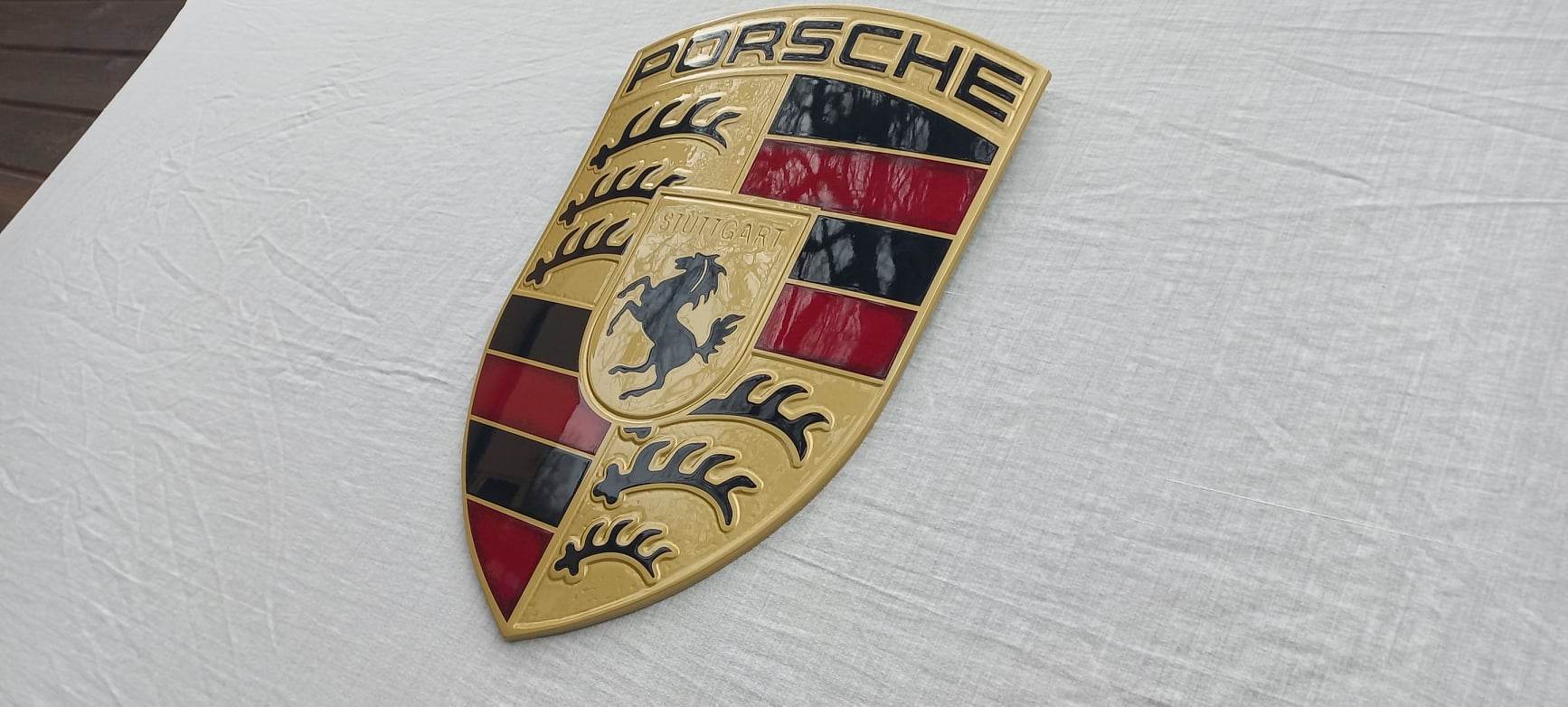 PORSCHE CREST SIGN