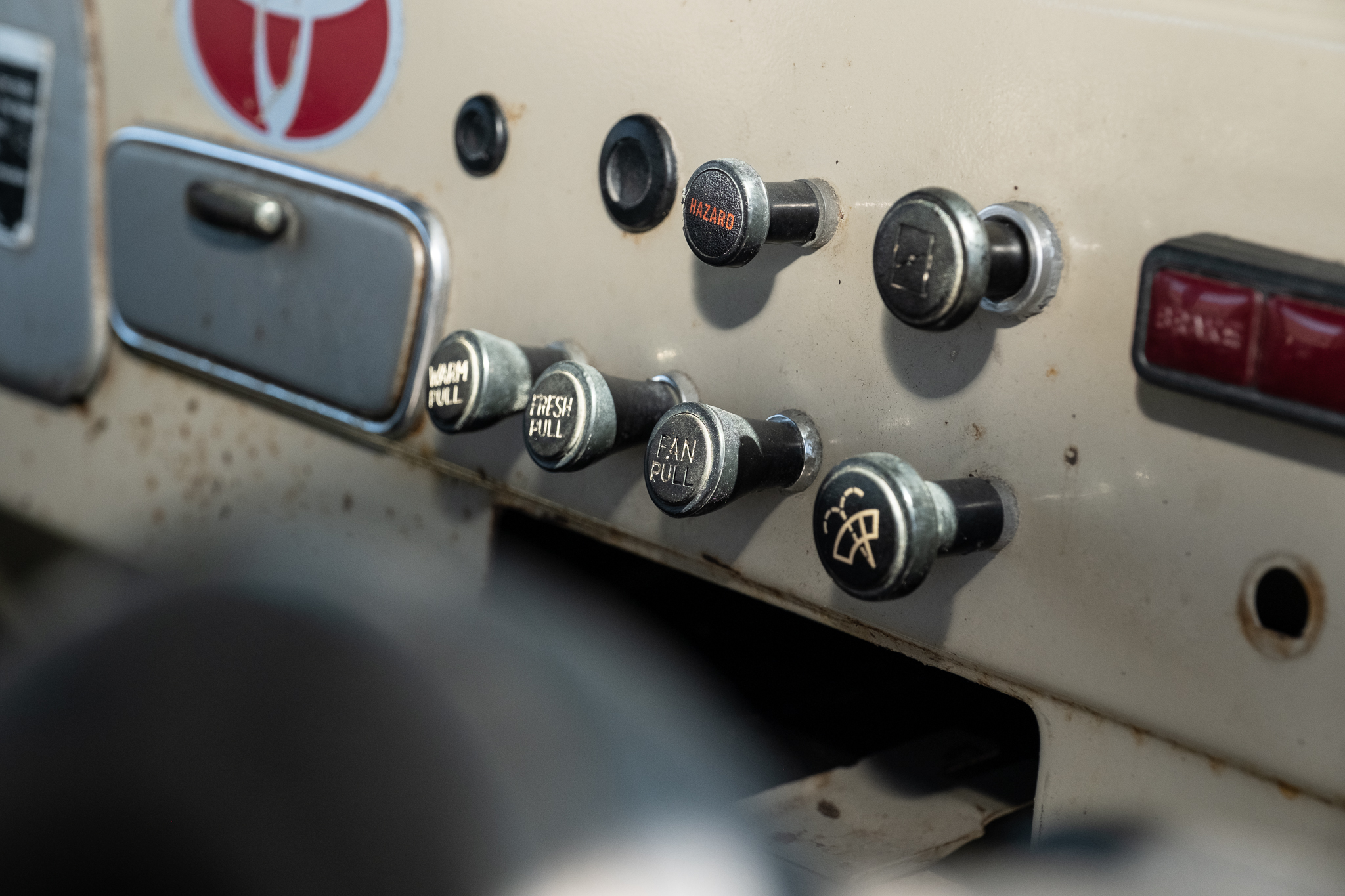 1977 TOYOTA FJ40 LAND CRUISER