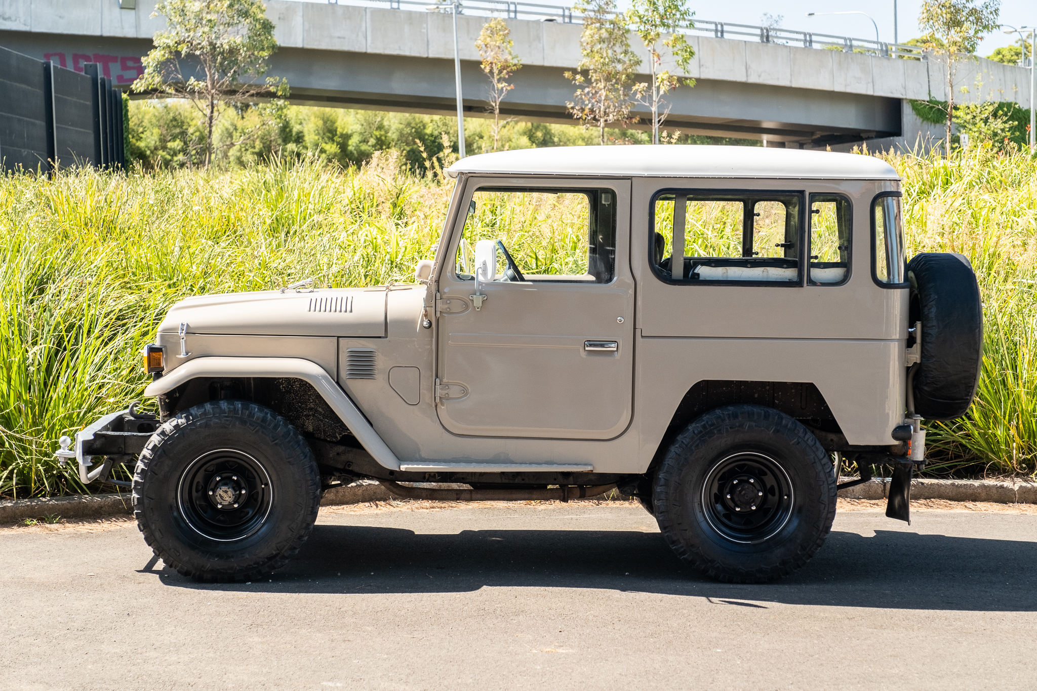 1977 TOYOTA FJ40 LAND CRUISER