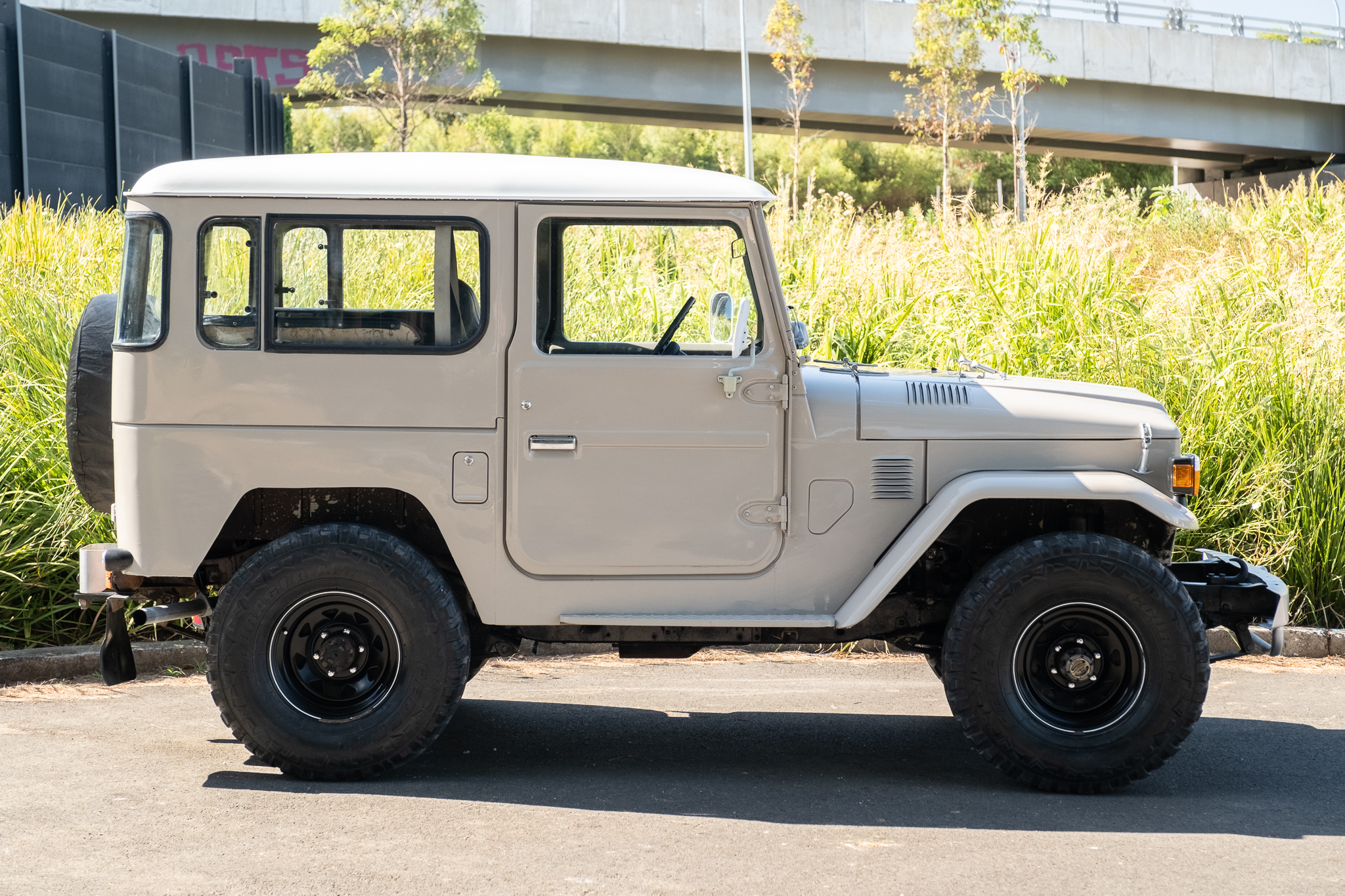 1977 TOYOTA FJ40 LAND CRUISER