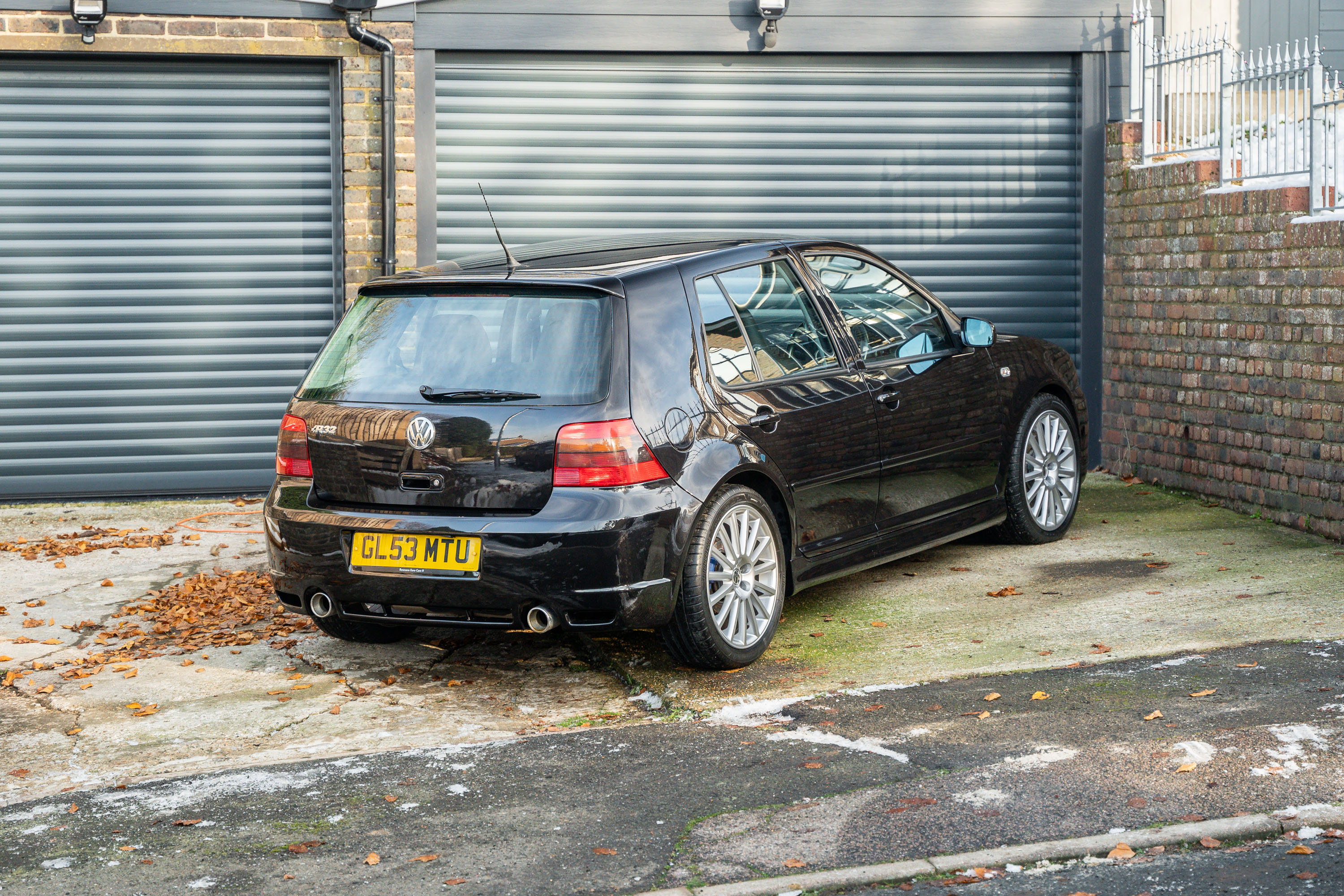 2003 VOLKSWAGEN GOLF (MK4) R32 - 19,066 MILES