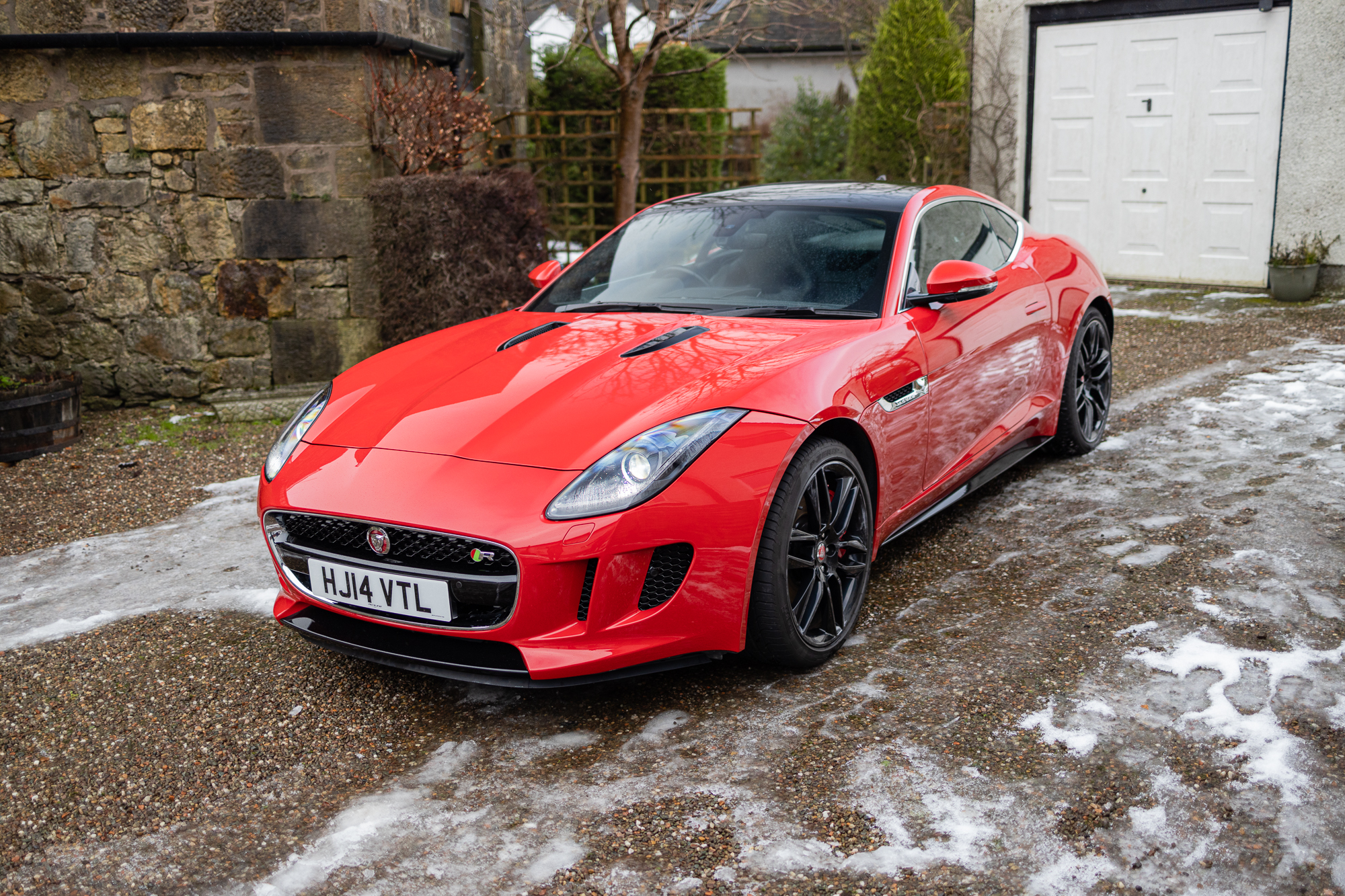 2014 JAGUAR F-TYPE R COUPE