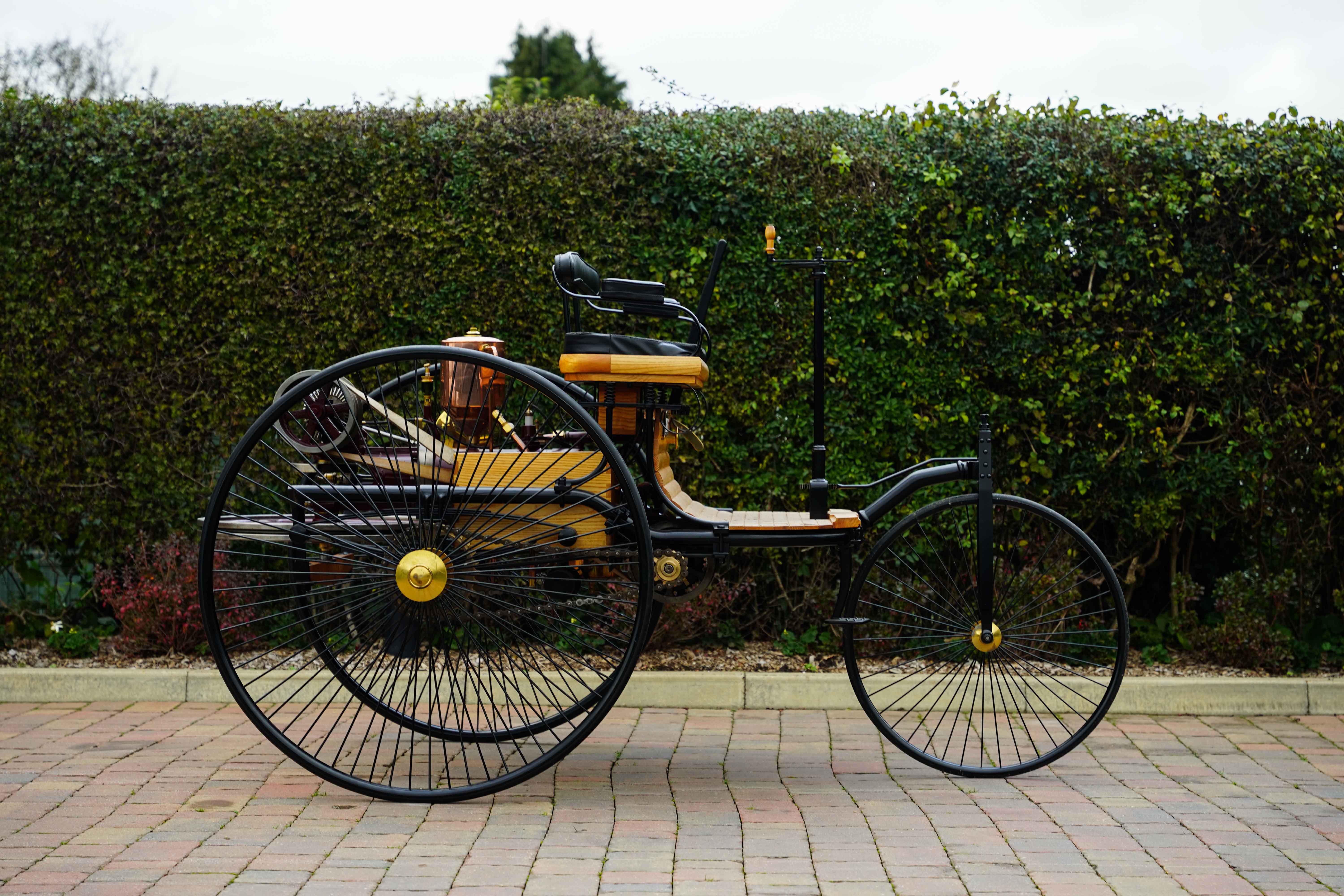 1886 BENZ PATENT-MOTORWAGEN REPLICA