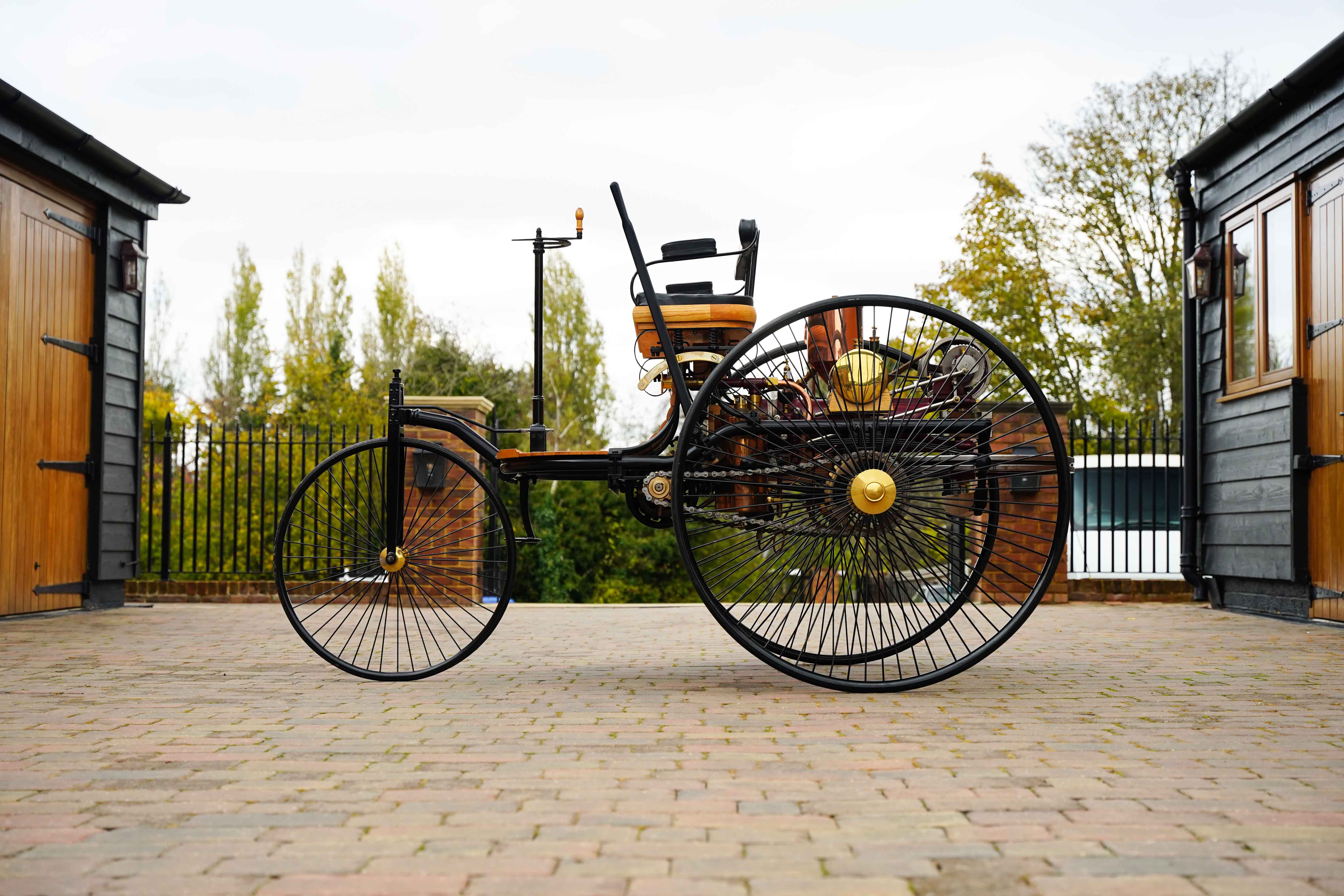 1886 BENZ PATENT-MOTORWAGEN REPLICA