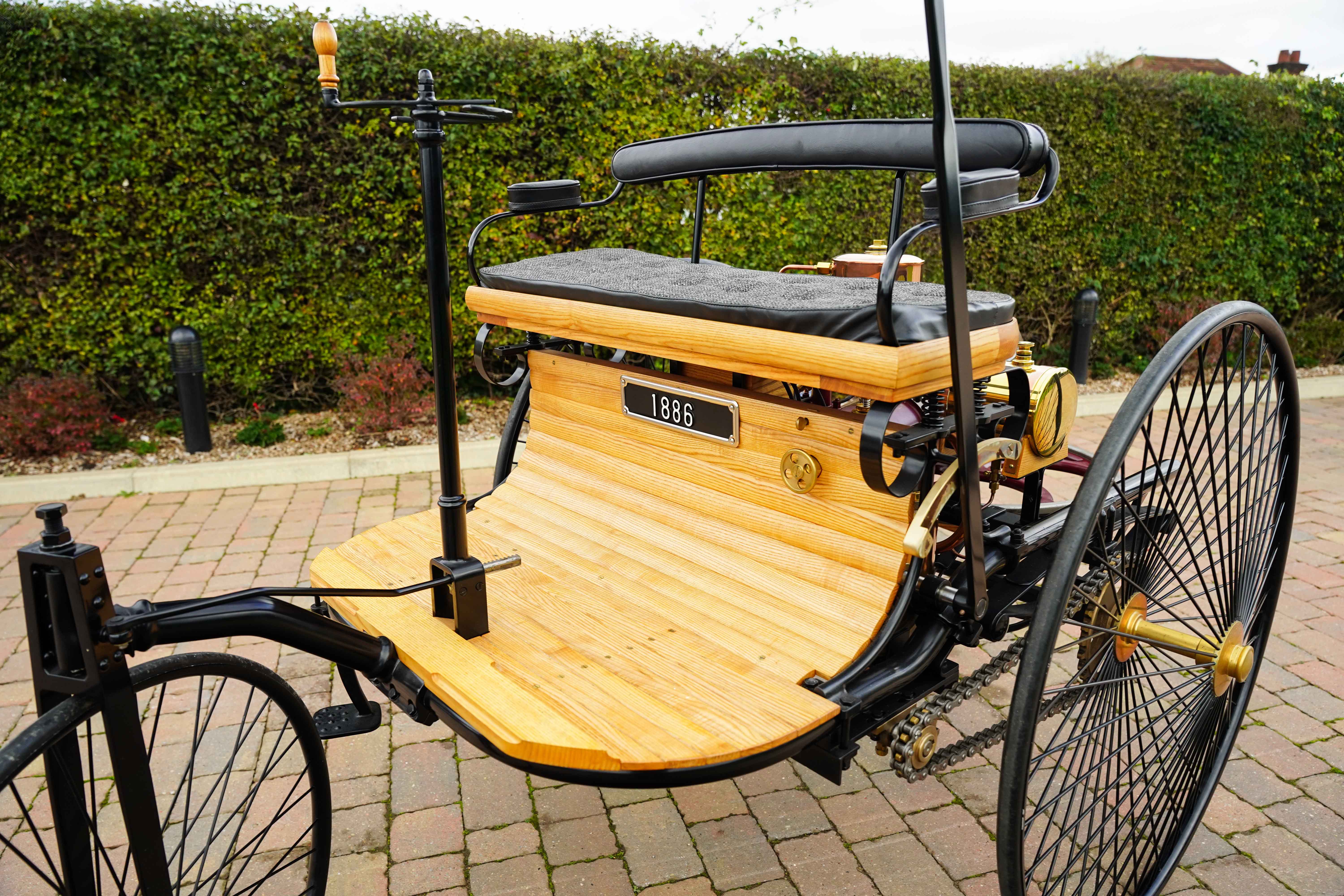 1886 BENZ PATENT-MOTORWAGEN REPLICA