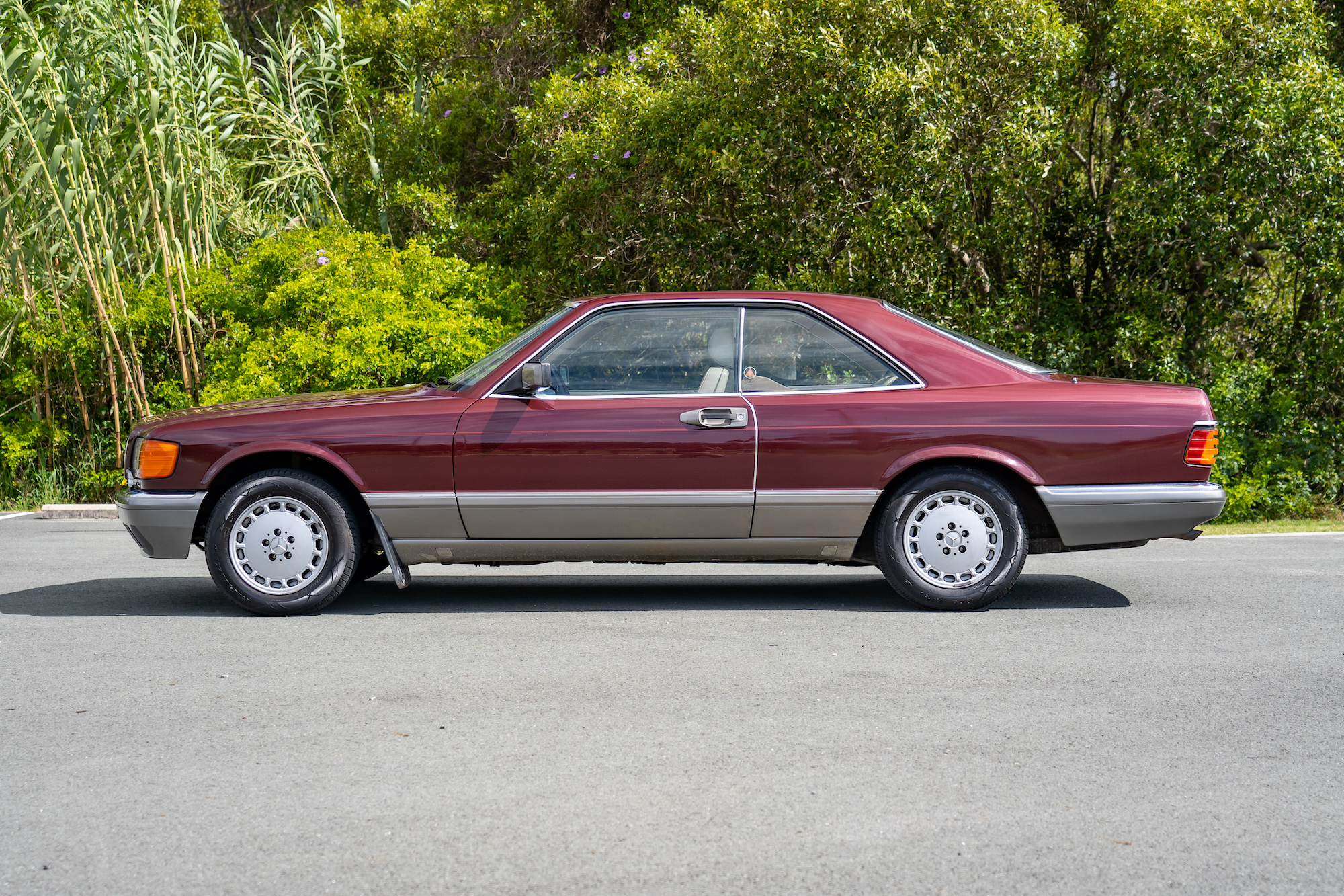 1987 MERCEDES-BENZ (W126) 560 SEC