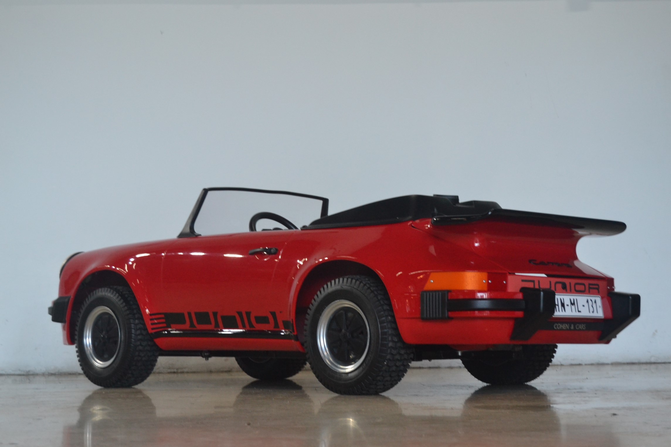 PORSCHE 911 CARRERA JUNIOR CHILDREN'S CAR