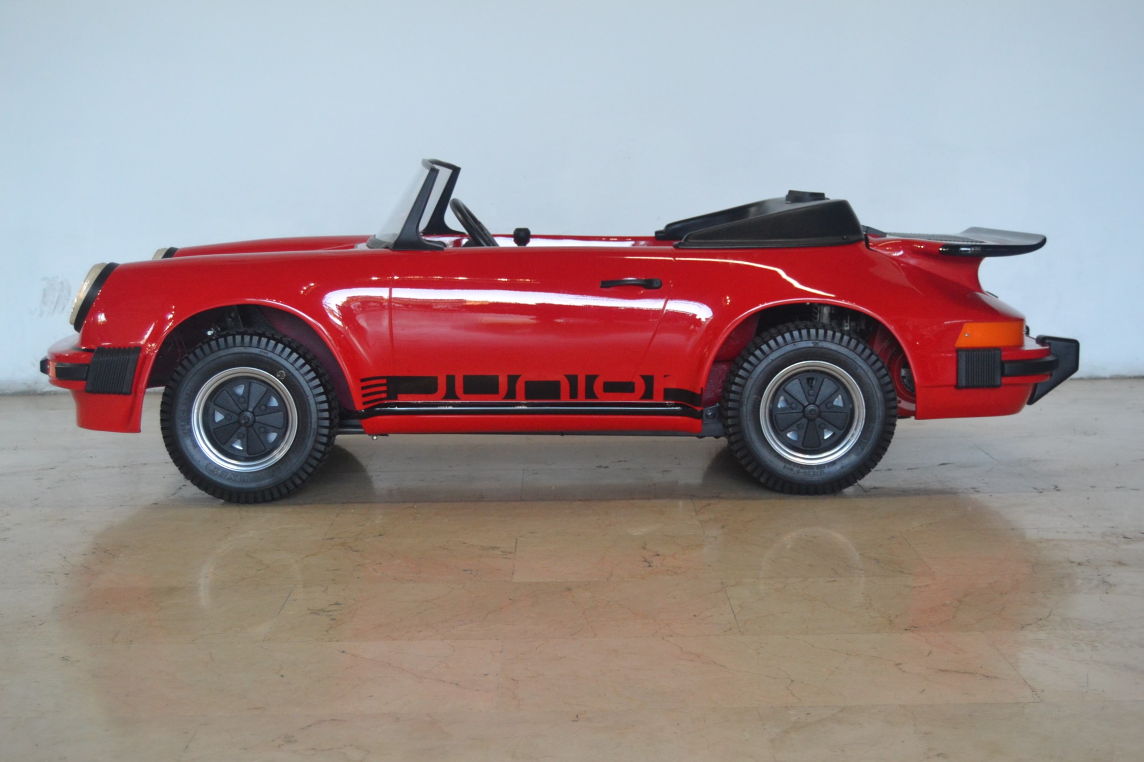 PORSCHE 911 CARRERA JUNIOR CHILDREN'S CAR