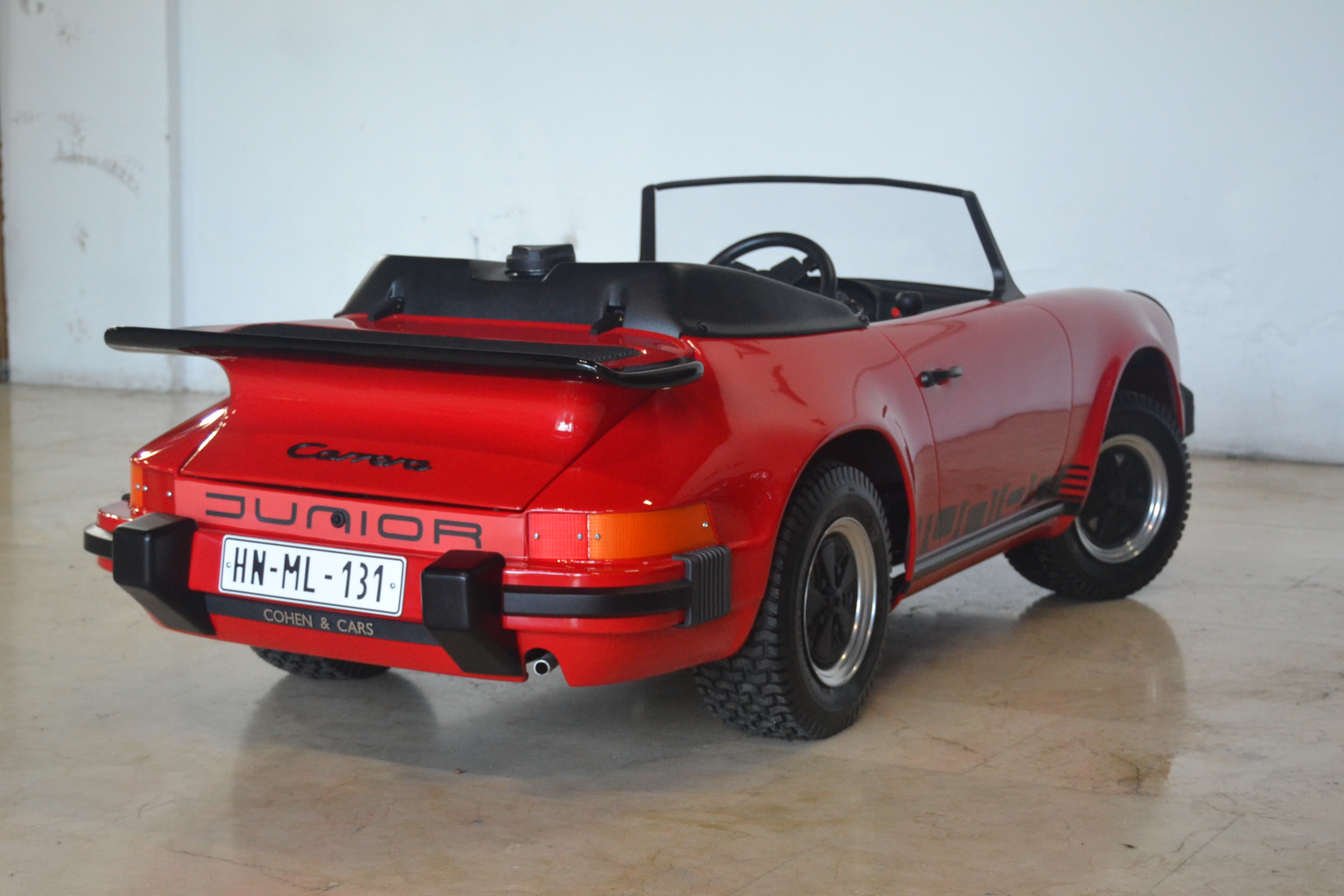 PORSCHE 911 CARRERA JUNIOR CHILDREN'S CAR