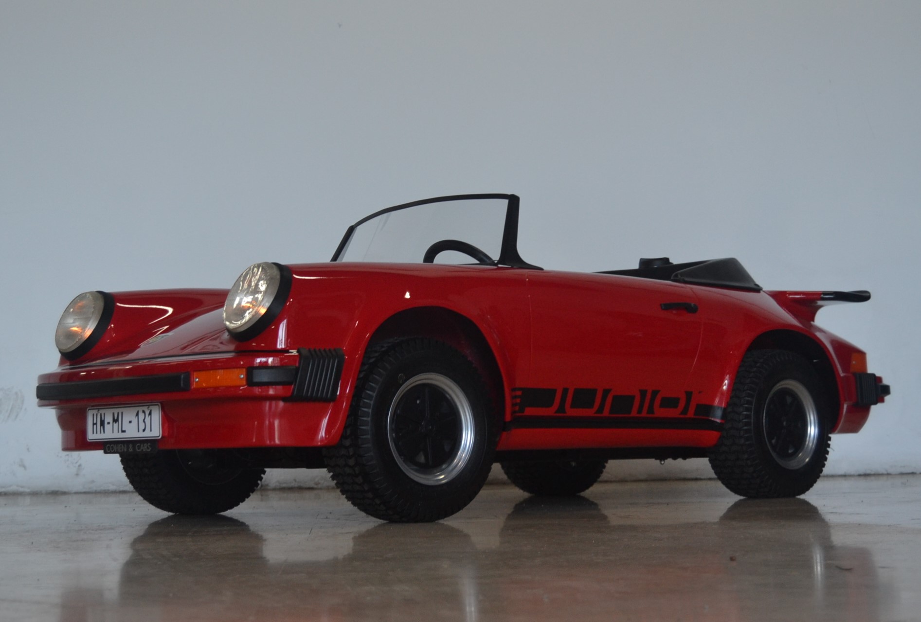 PORSCHE 911 CARRERA JUNIOR CHILDREN'S CAR