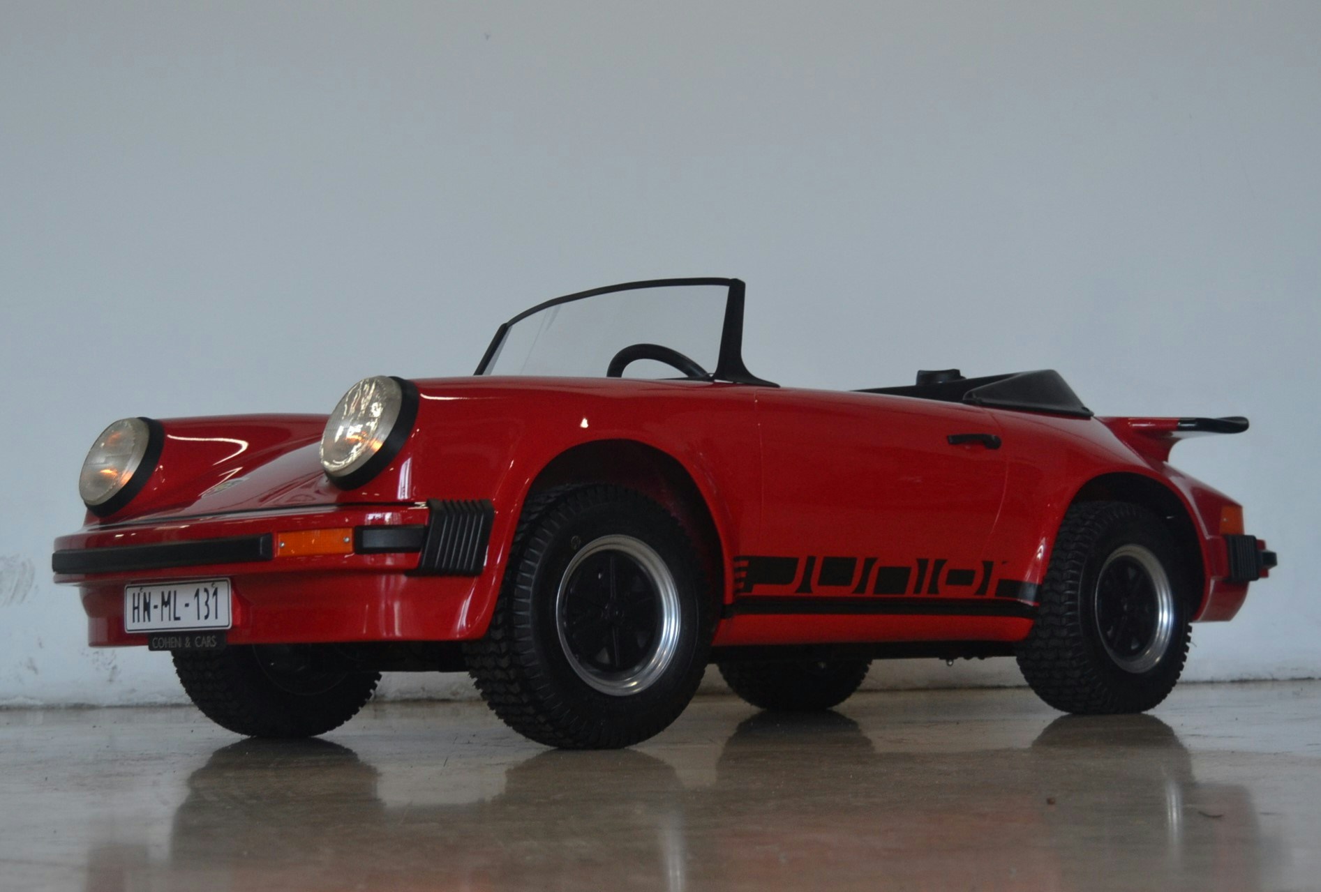 PORSCHE 911 CARRERA JUNIOR CHILDREN'S CAR