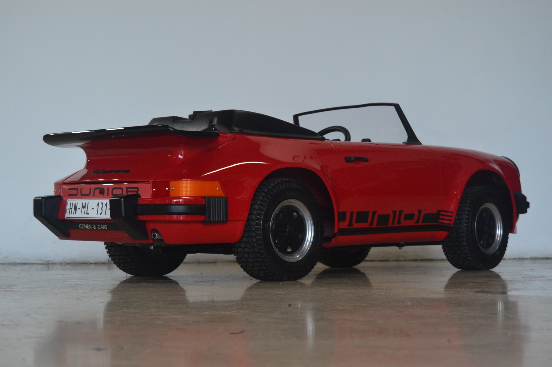PORSCHE 911 CARRERA JUNIOR CHILDREN'S CAR