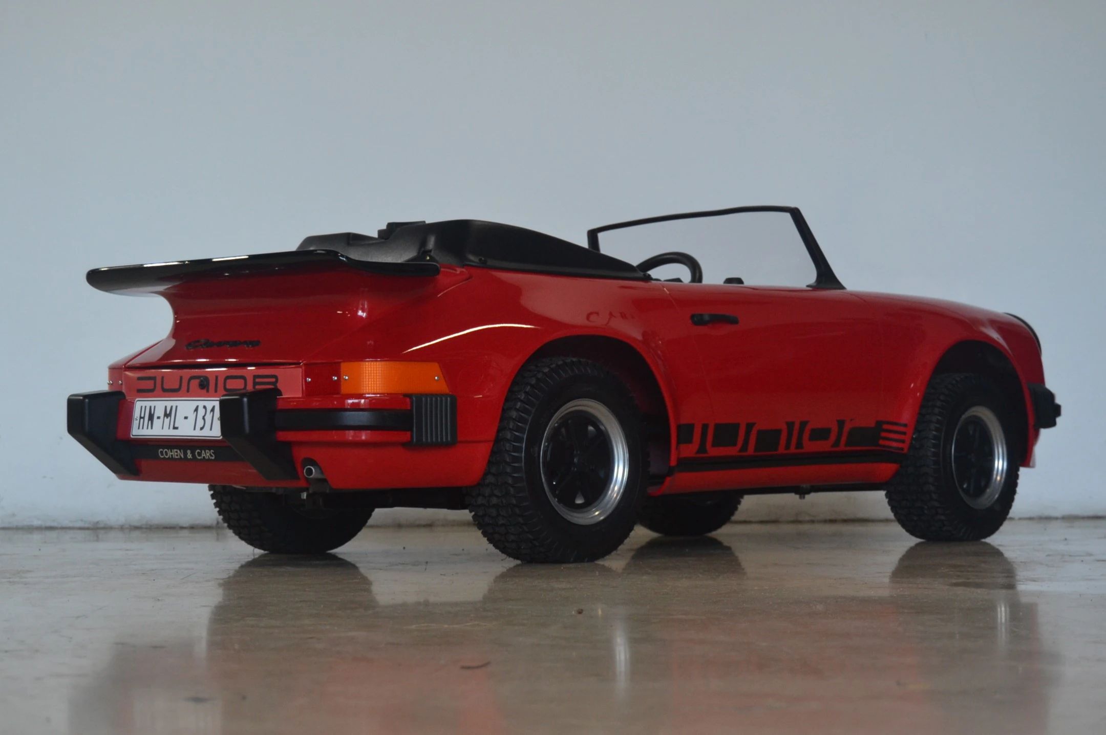 PORSCHE 911 CARRERA JUNIOR CHILDREN'S CAR