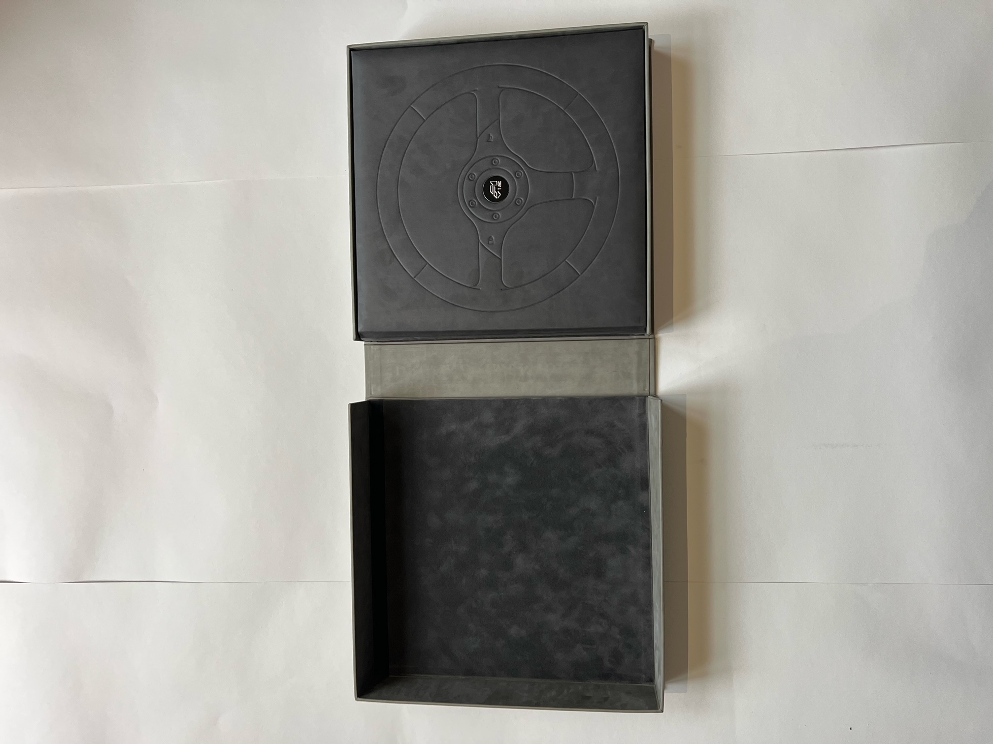 DRIVING AMBITION MCLAREN F1 BOOK