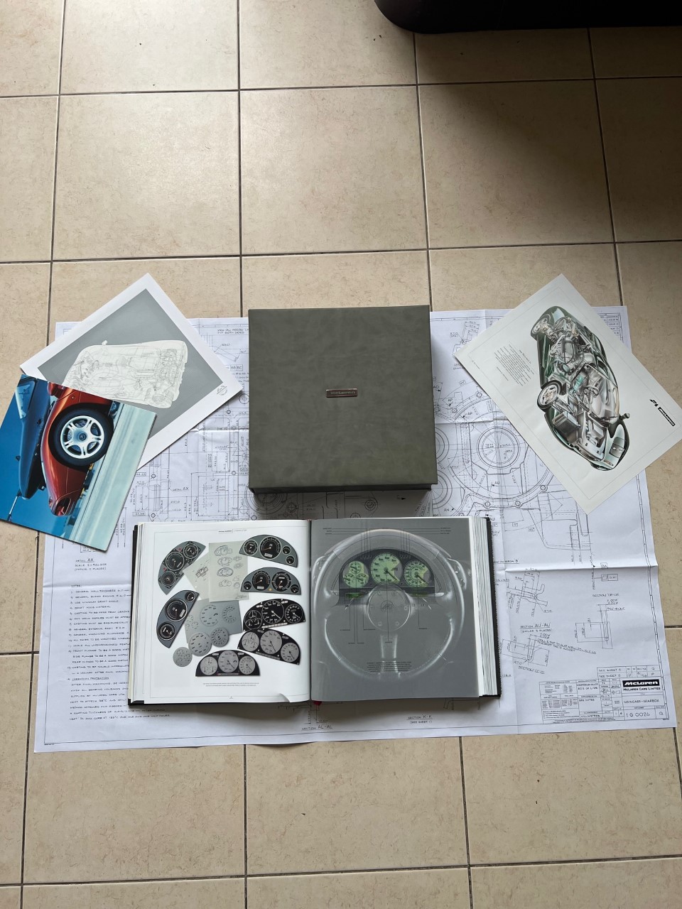 DRIVING AMBITION MCLAREN F1 BOOK