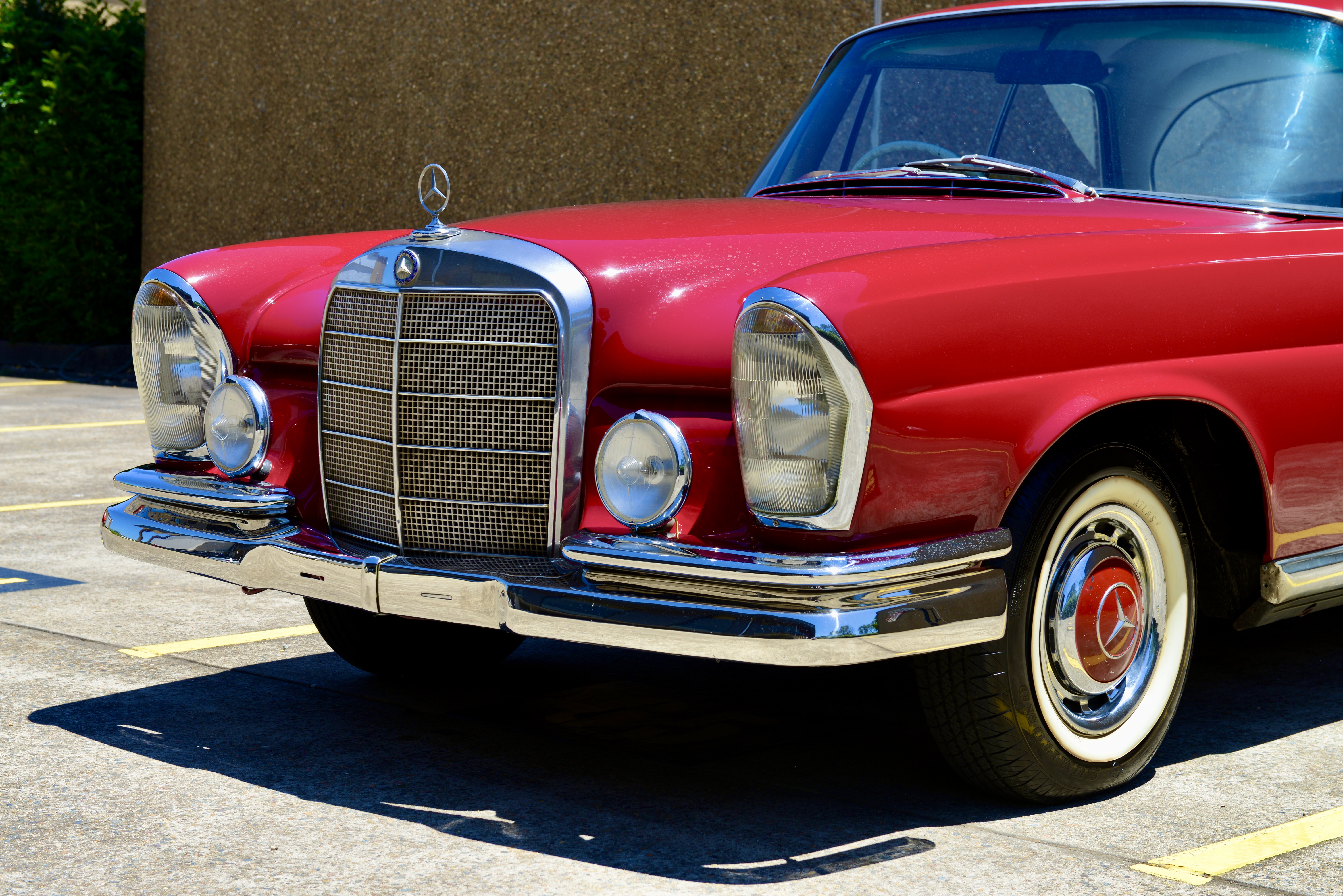 1963 MERCEDES-BENZ (W111) 220SE COUPE