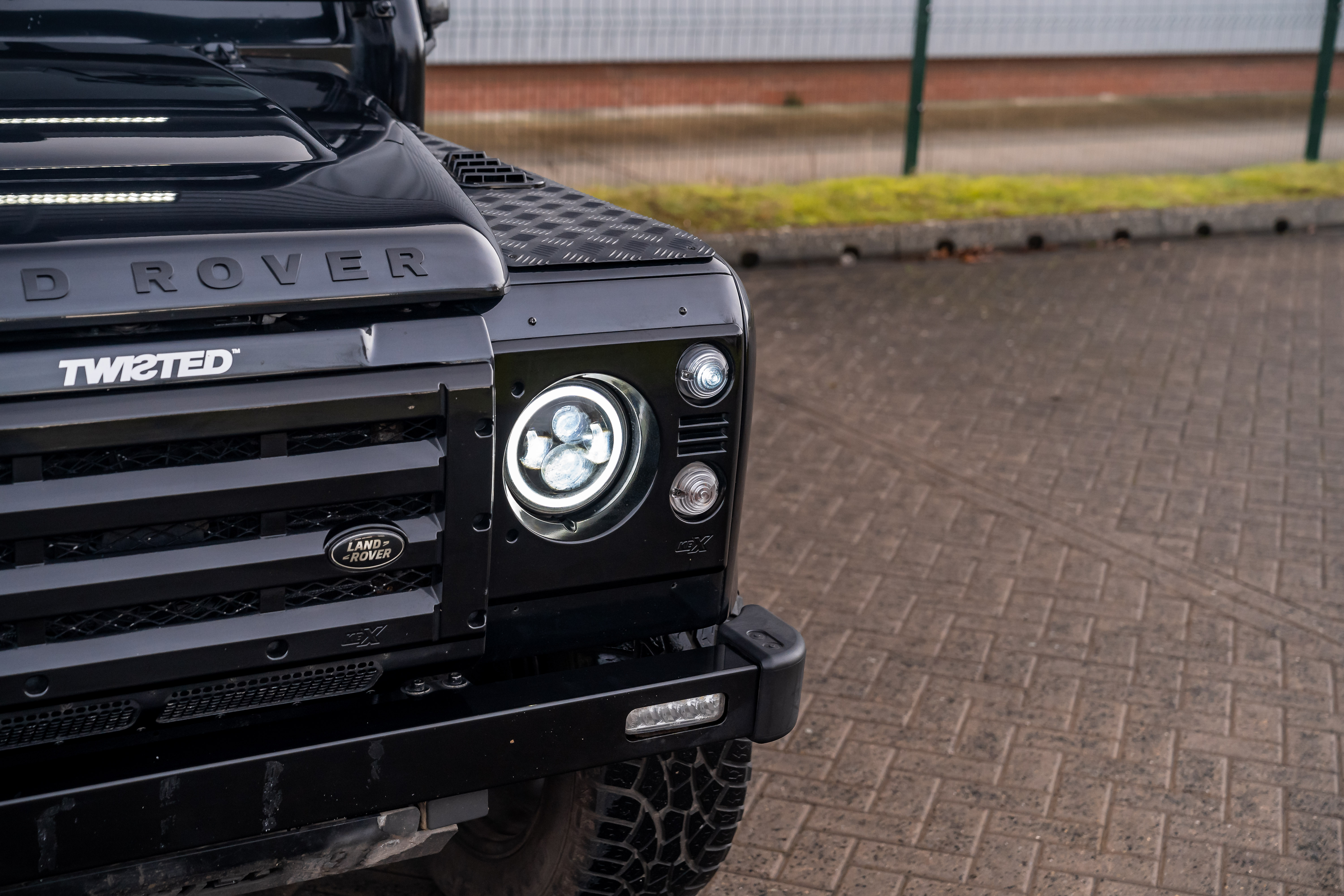 2012 LAND ROVER DEFENDER 110 XS 'TWISTED P10'
