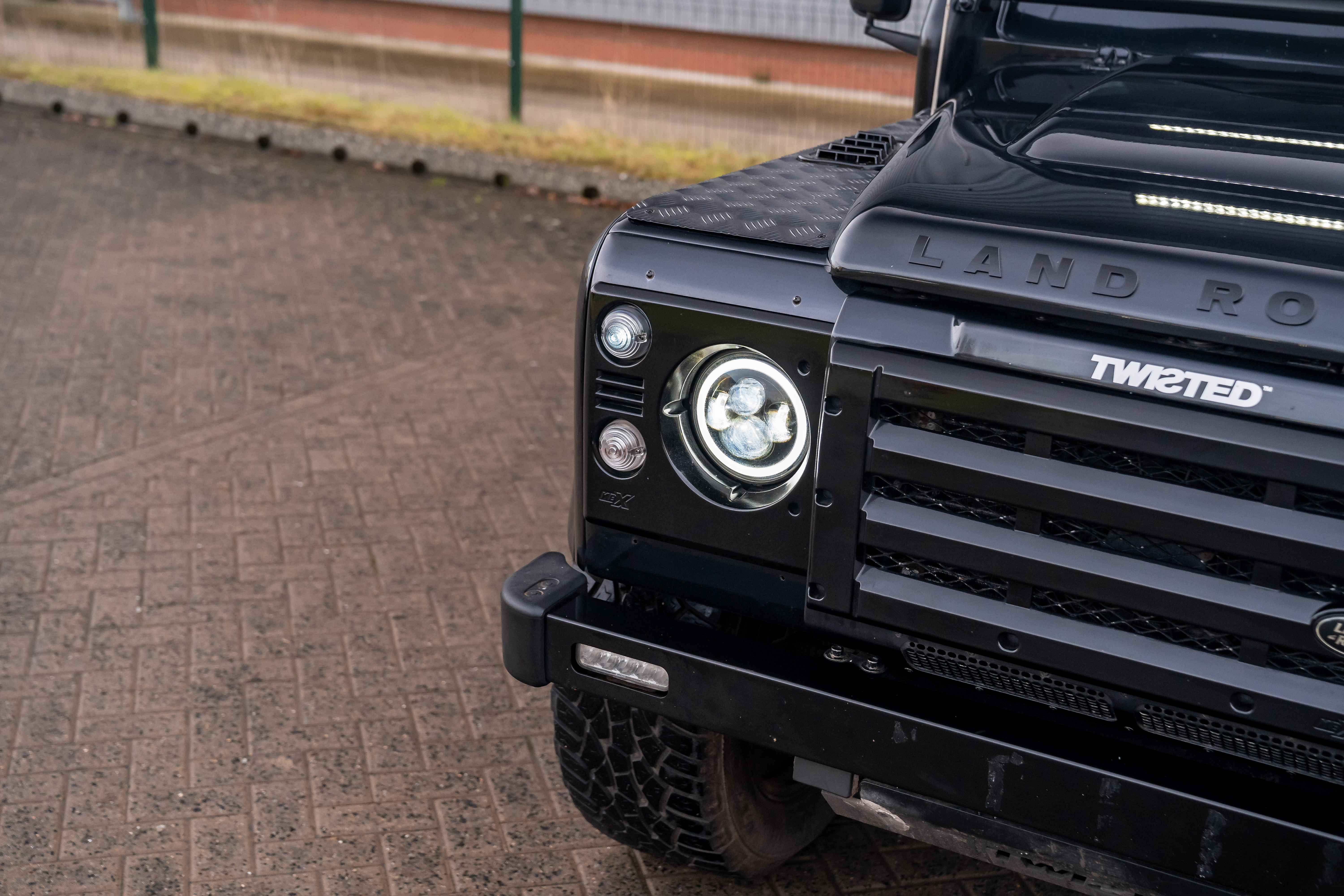 2012 LAND ROVER DEFENDER 110 XS 'TWISTED P10'