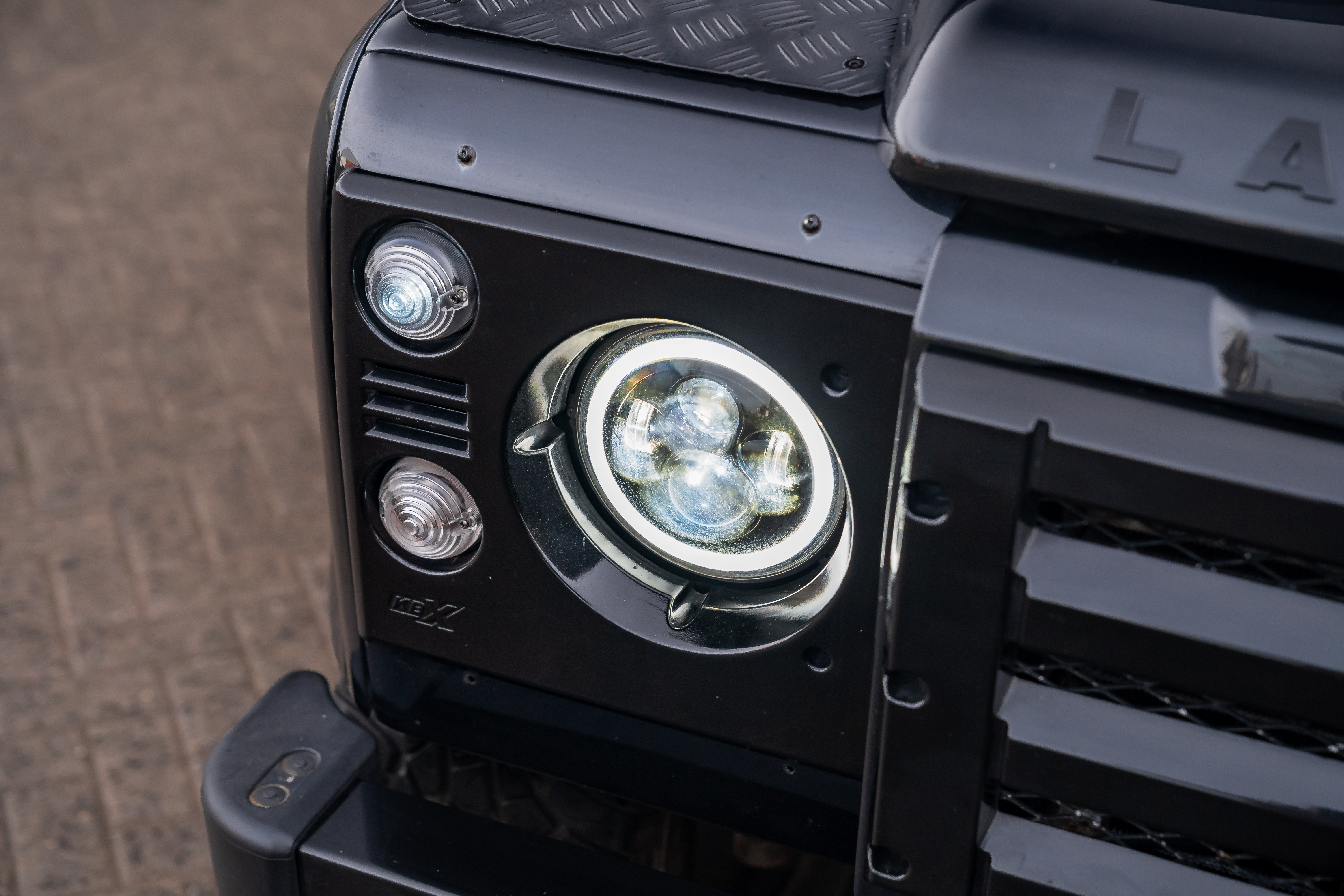 2012 LAND ROVER DEFENDER 110 XS 'TWISTED P10'