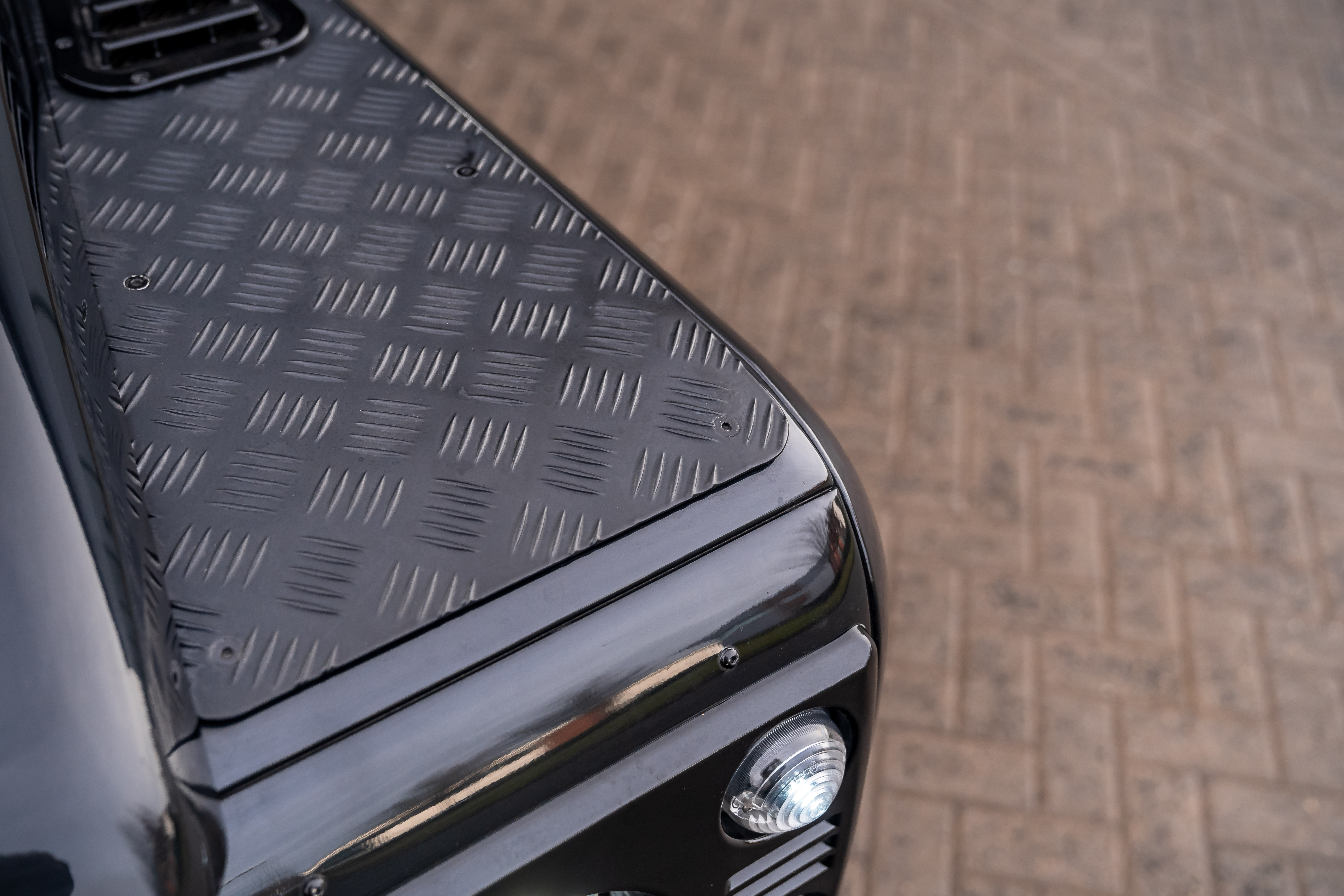 2012 LAND ROVER DEFENDER 110 XS 'TWISTED P10'