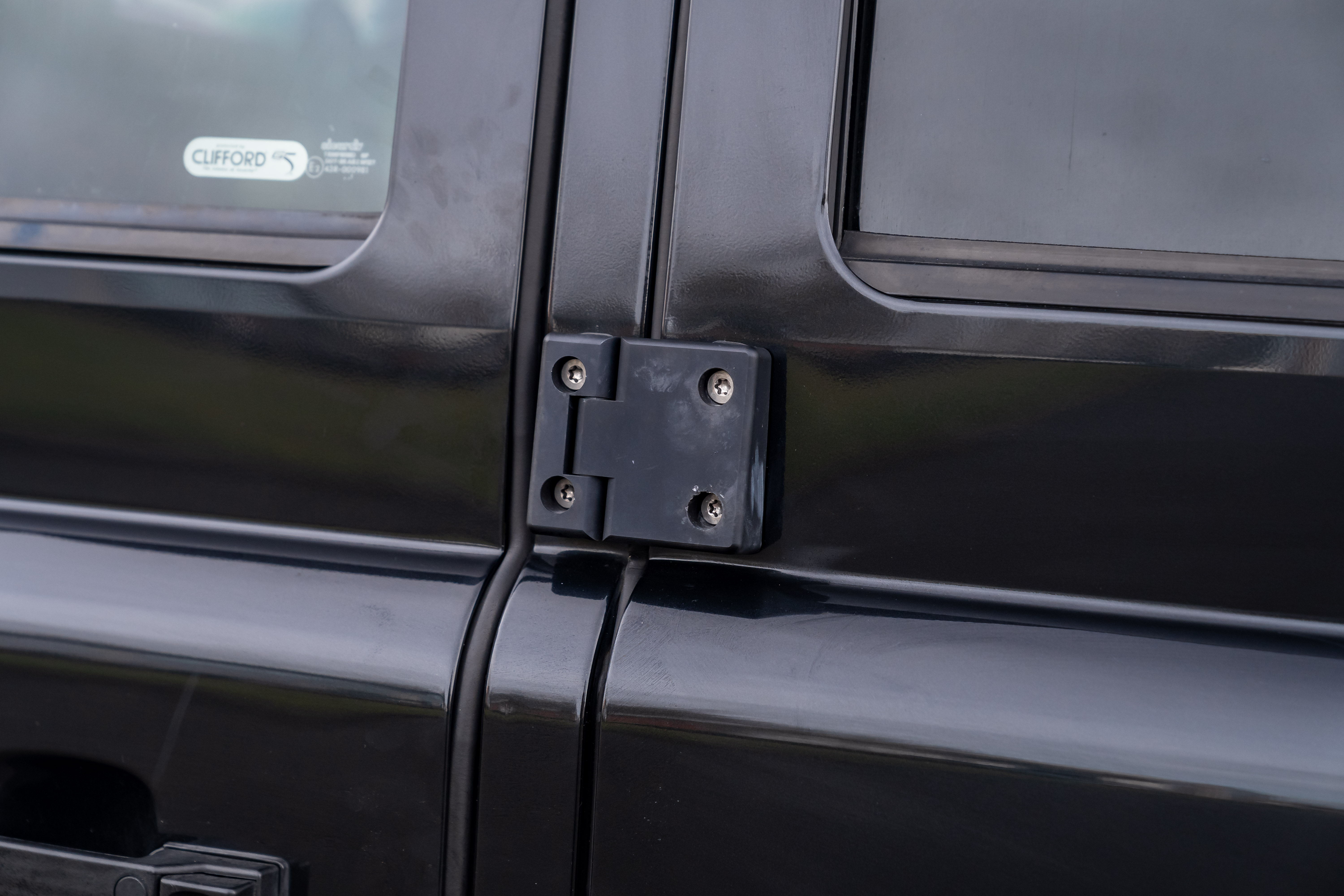 2012 LAND ROVER DEFENDER 110 XS 'TWISTED P10'