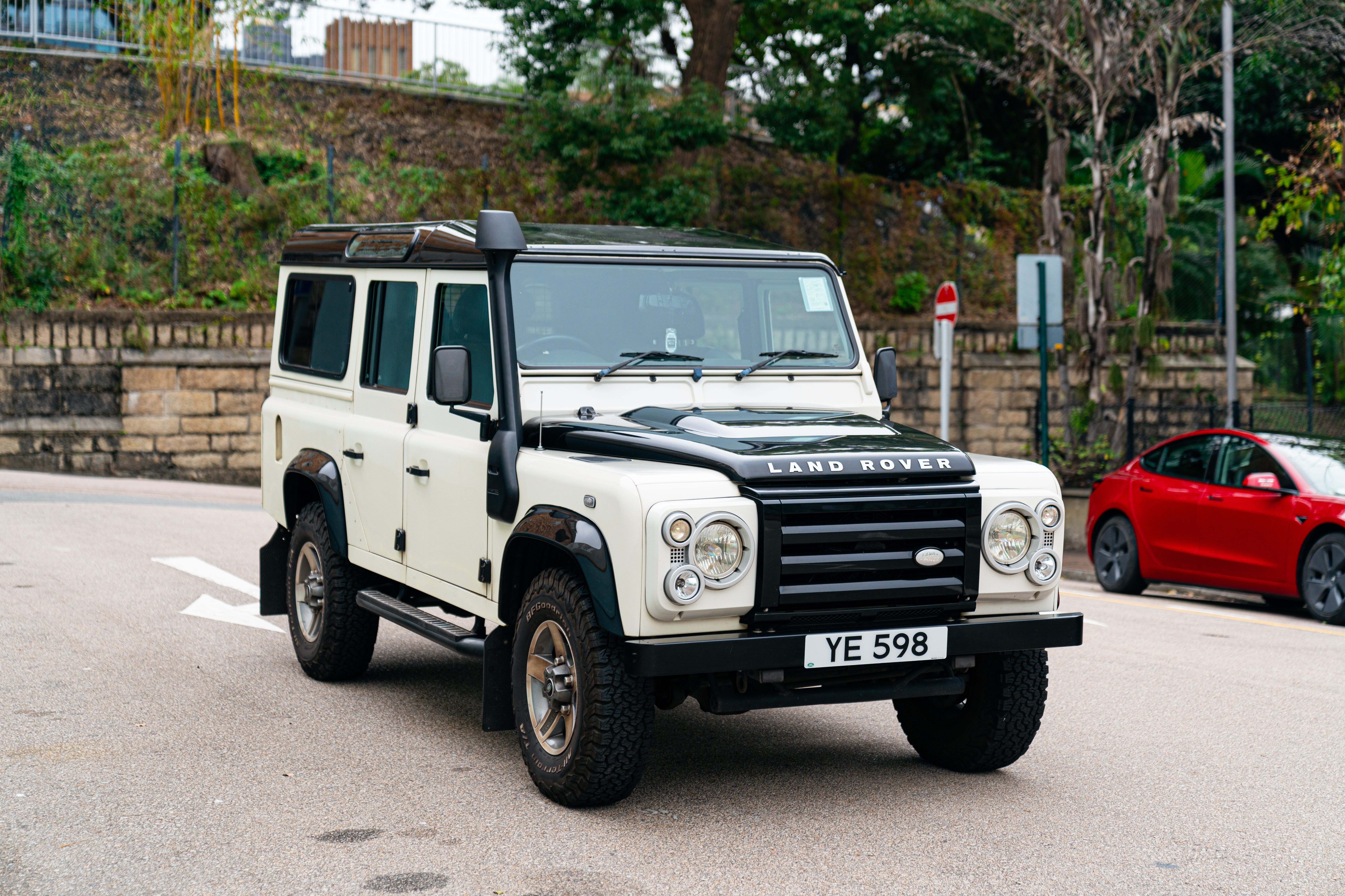 2009 LAND ROVER DEFENDER 110 XS 'ICE EDITION' - 41,500 KM for sale by ...