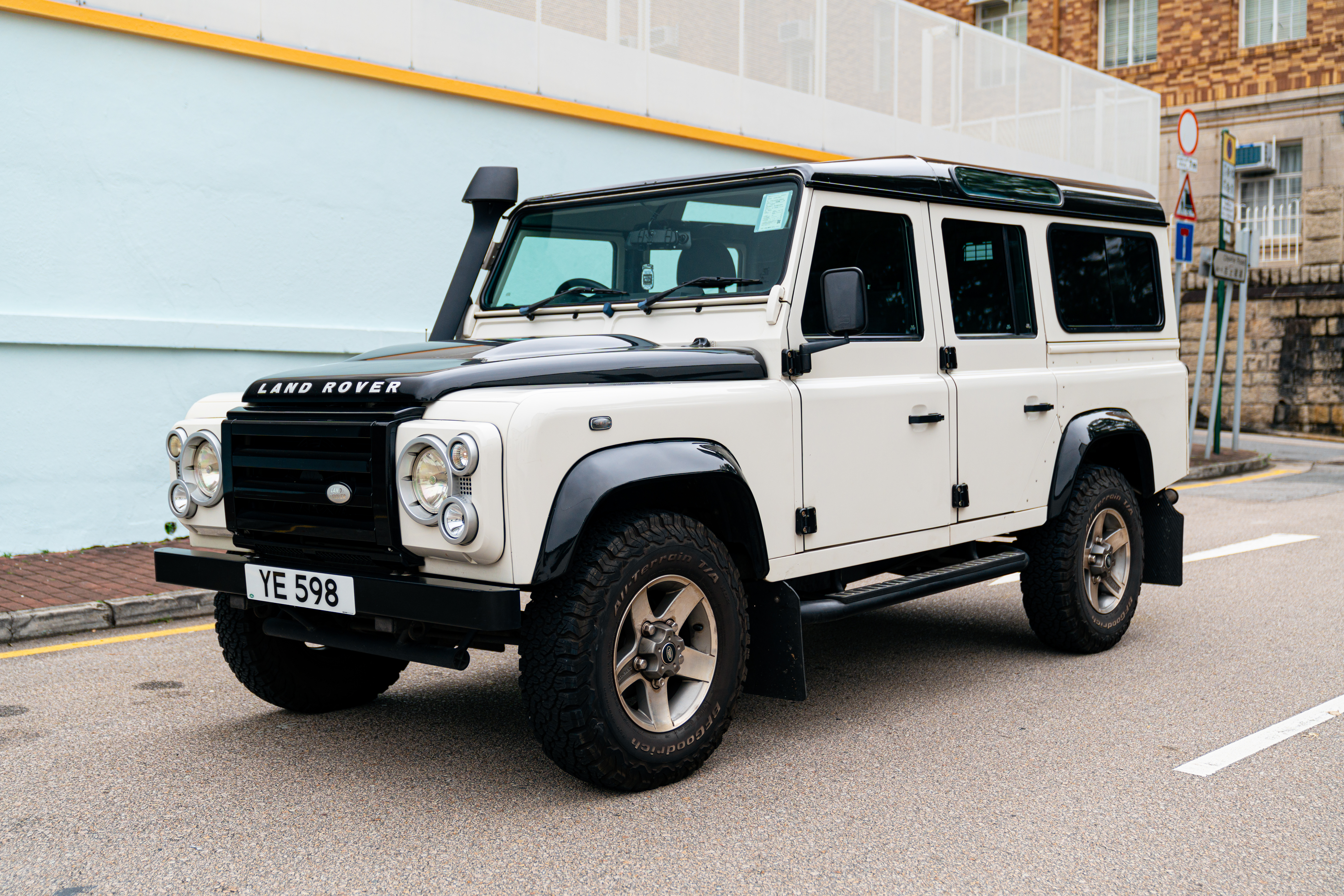 2009 LAND ROVER DEFENDER 110 XS 'ICE EDITION' - 41,500 KM for sale by ...
