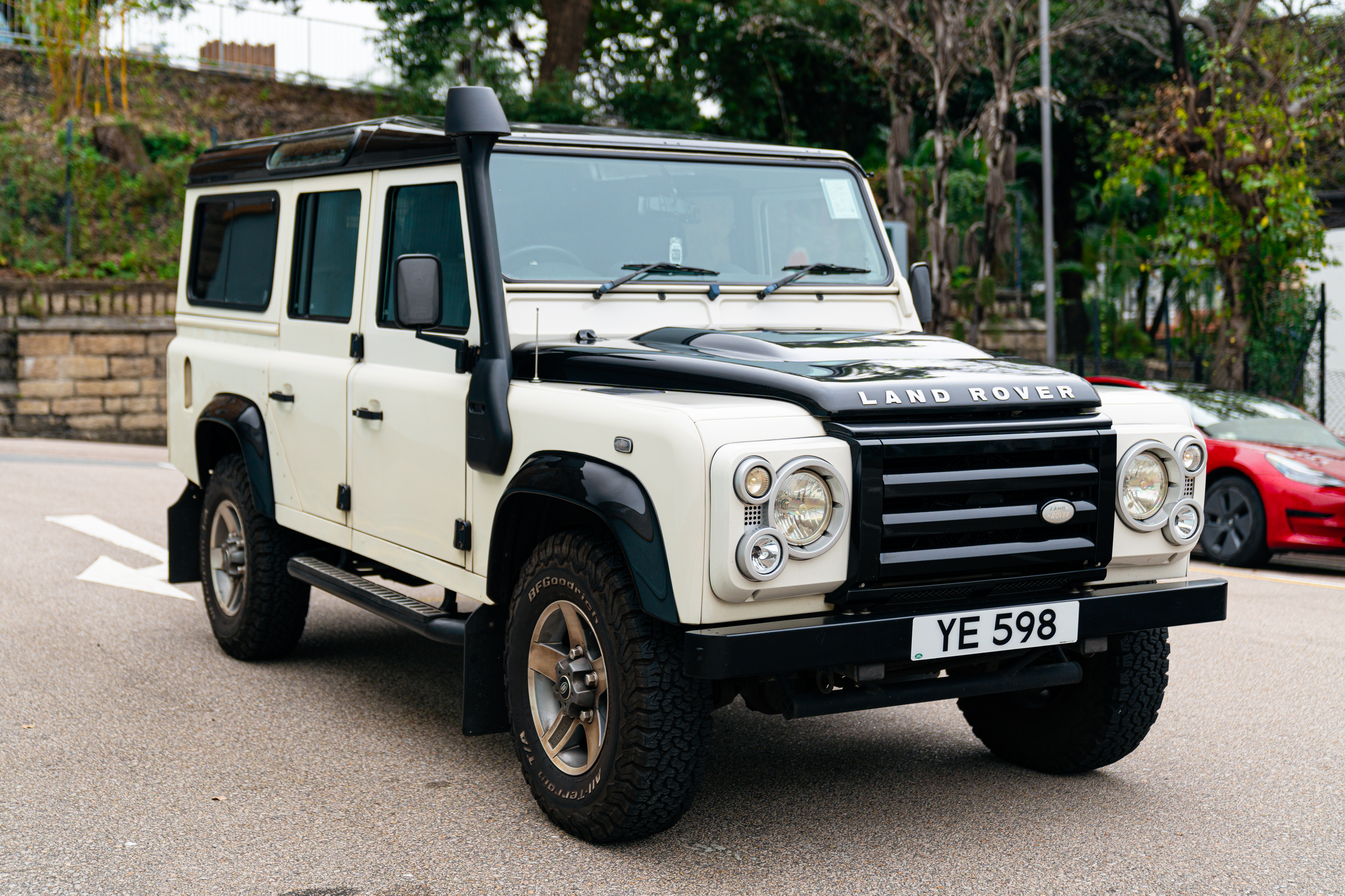 2009 LAND ROVER DEFENDER 110 XS 'ICE EDITION' - 41,500 KM for sale by ...