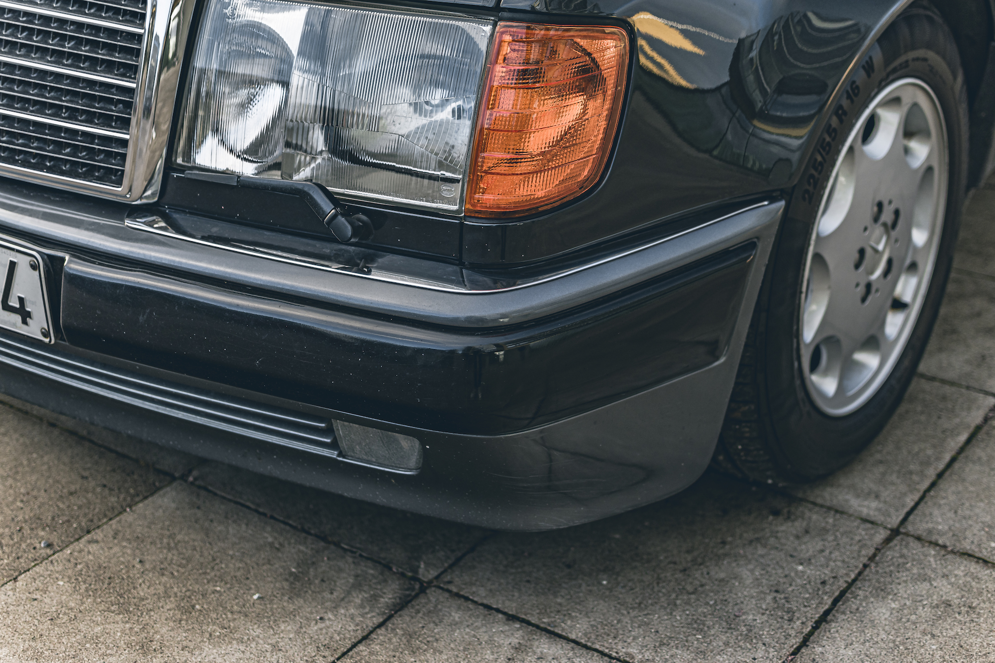 1992 MERCEDES-BENZ (W124) 500E
