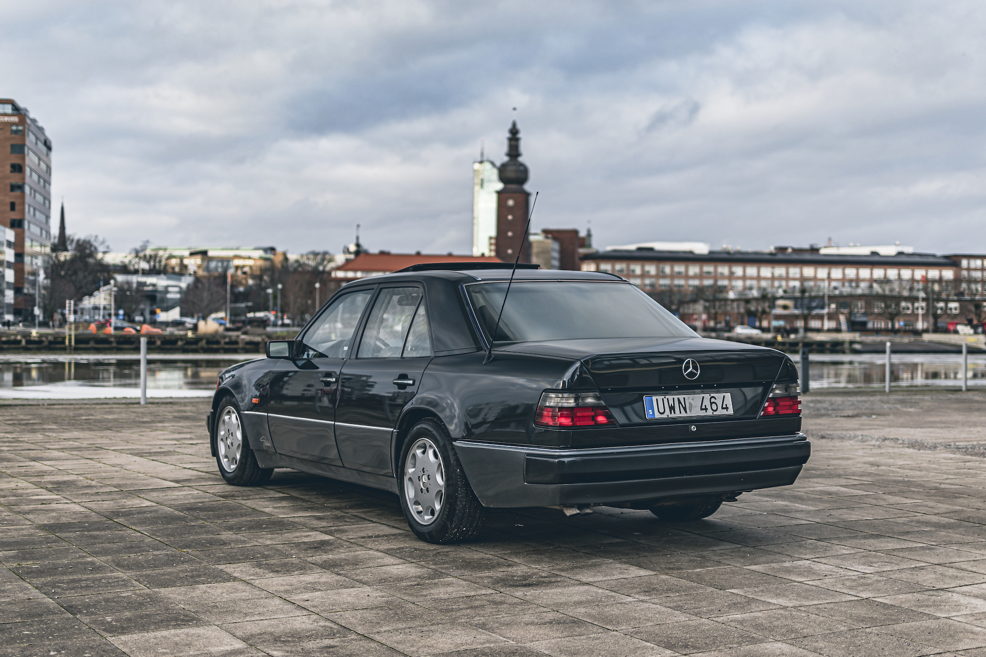 1992 MERCEDES-BENZ (W124) 500E