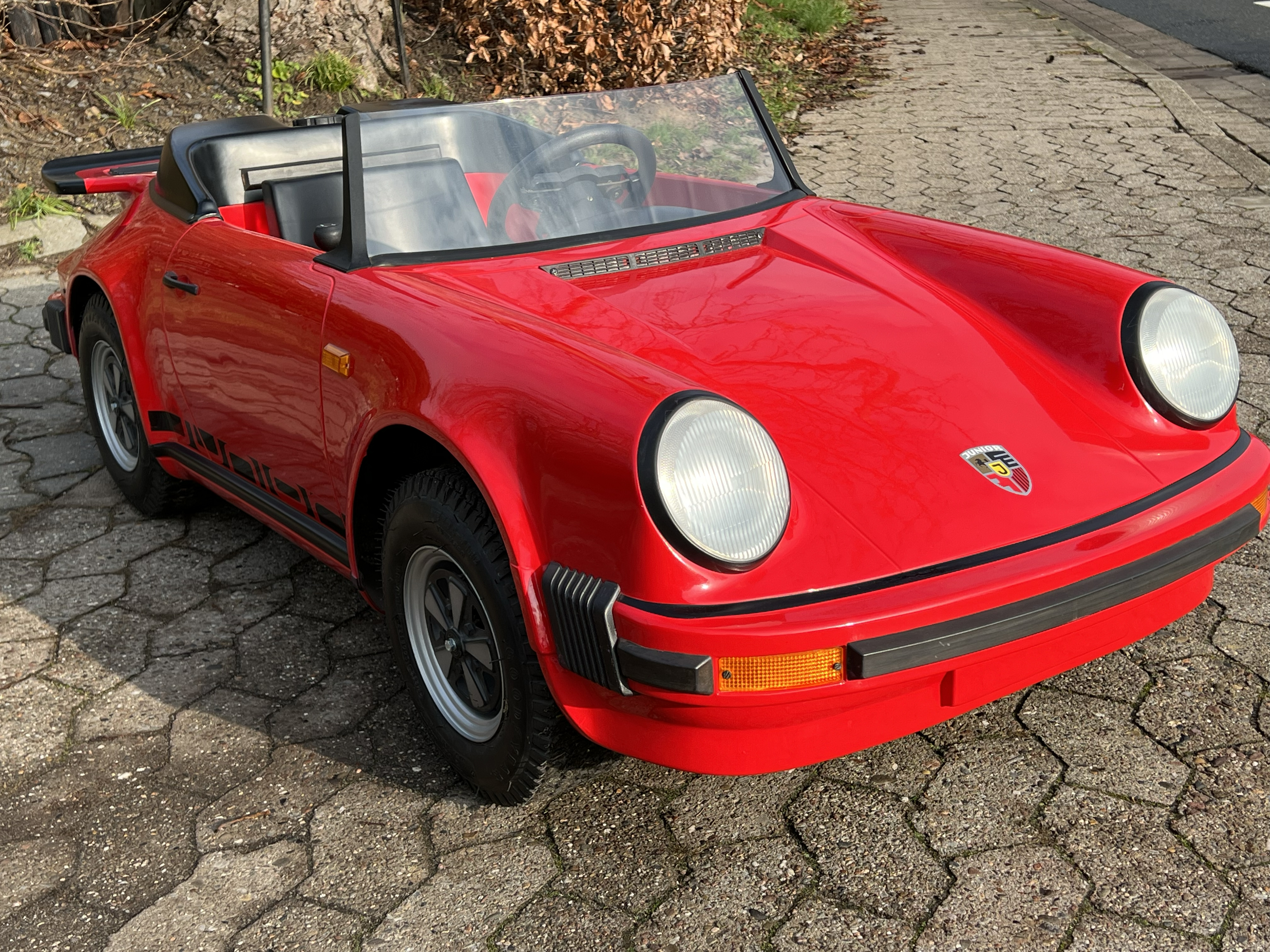 PORSCHE 911 CARRERA JUNIOR CHILDREN'S CAR