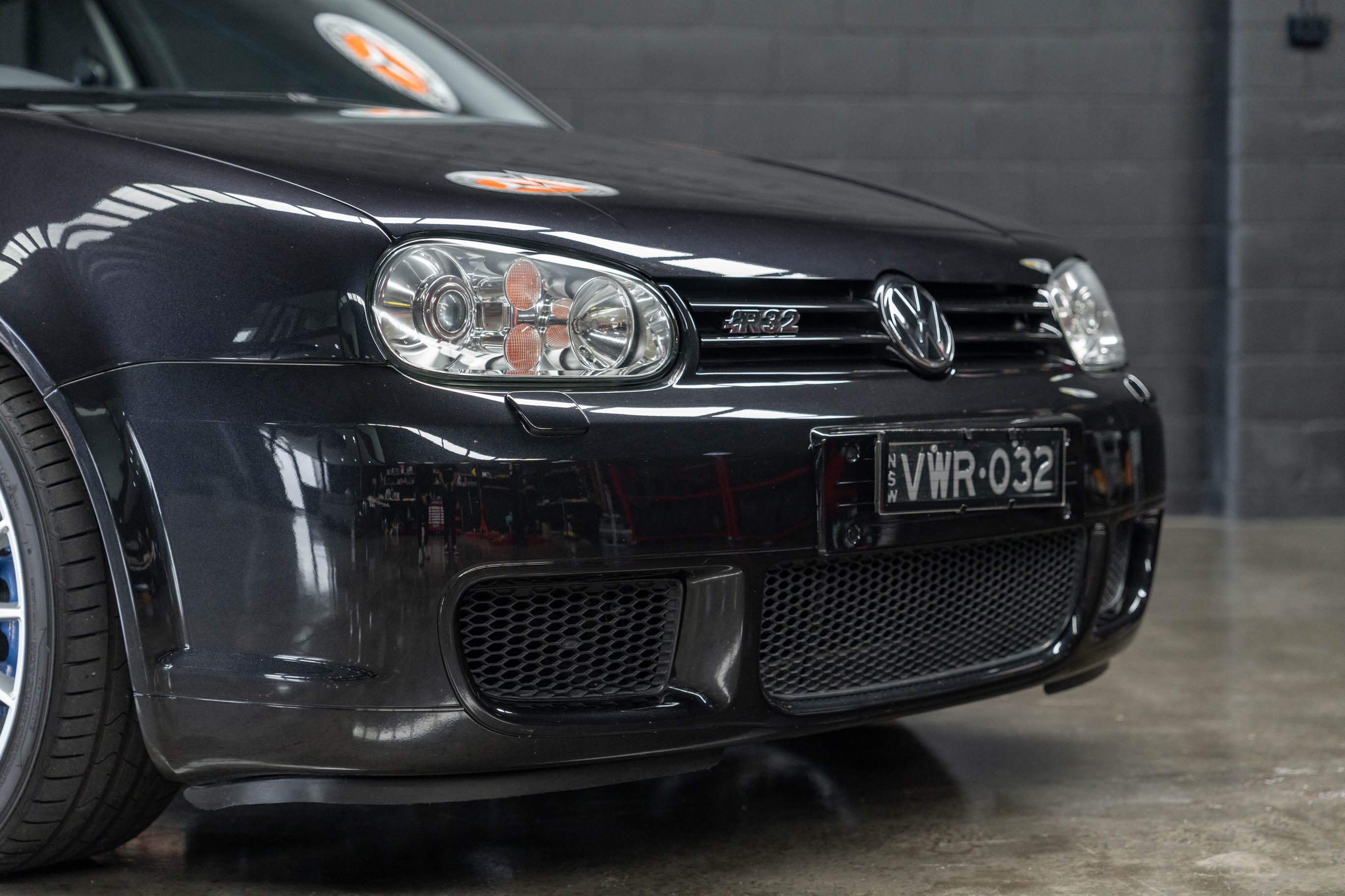 2004 VOLKSWAGEN GOLF (MK4) R32 - 24,411 KM