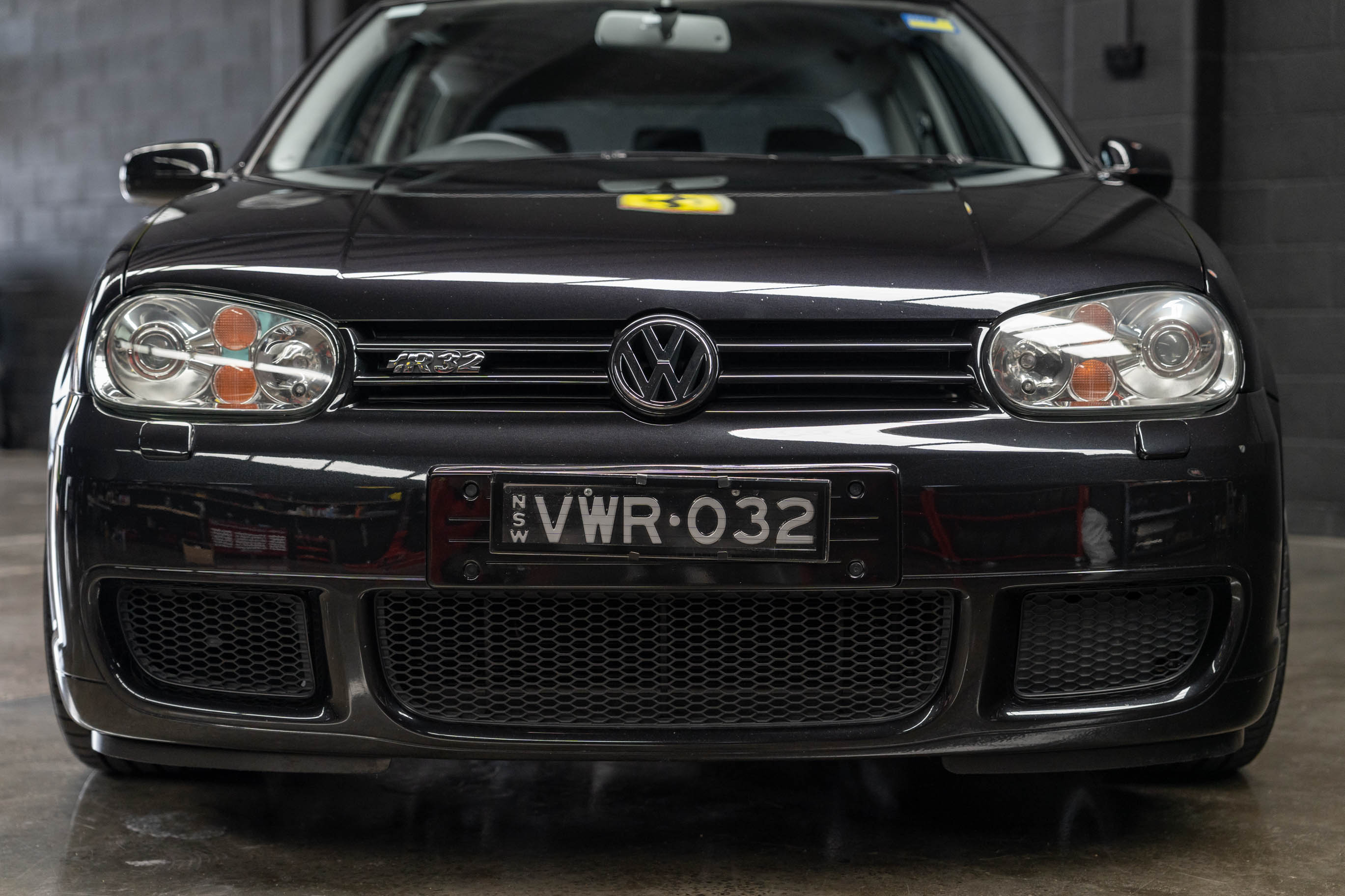 2004 VOLKSWAGEN GOLF (MK4) R32 - 24,411 KM
