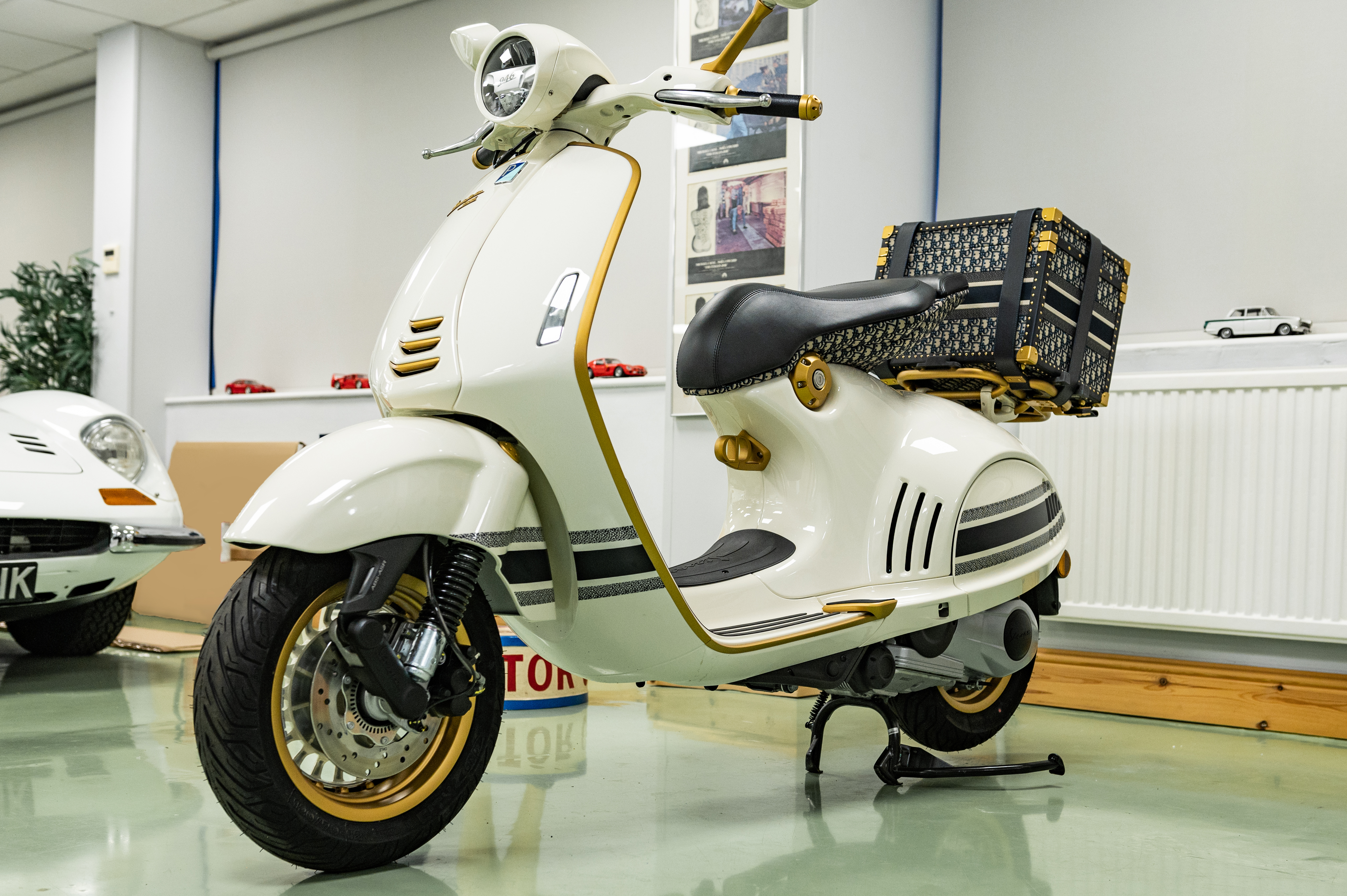 2021 PIAGGIO VESPA 946 - CHRISTIAN DIOR - 0.2 KM